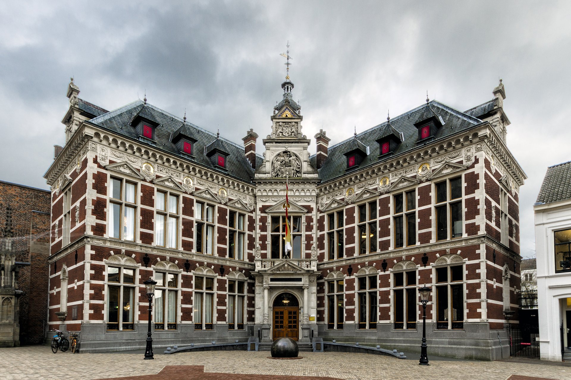 Download Netherlands University Man Made Building HD Wallpaper