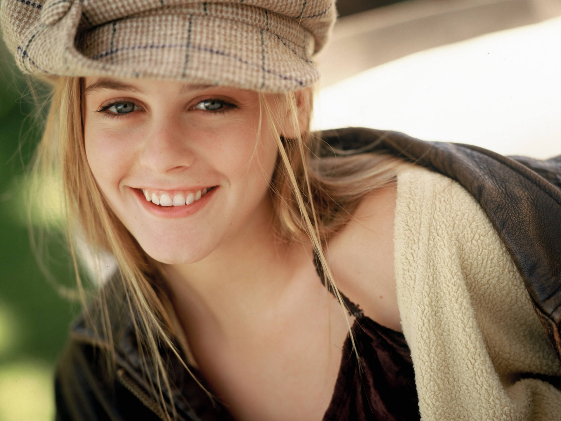 Alicia Silverstone Wallpaper