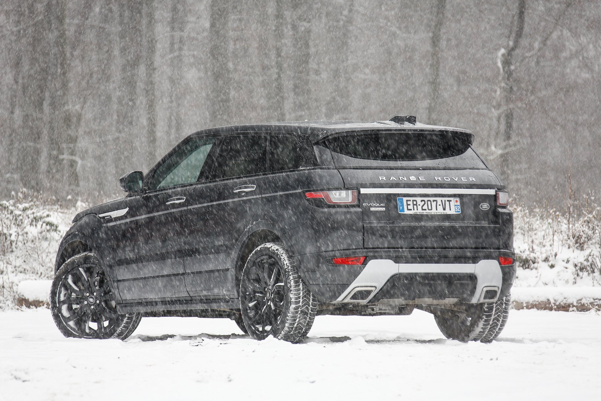 Download Vehicle Range Rover Evoque 4k Ultra HD Wallpaper