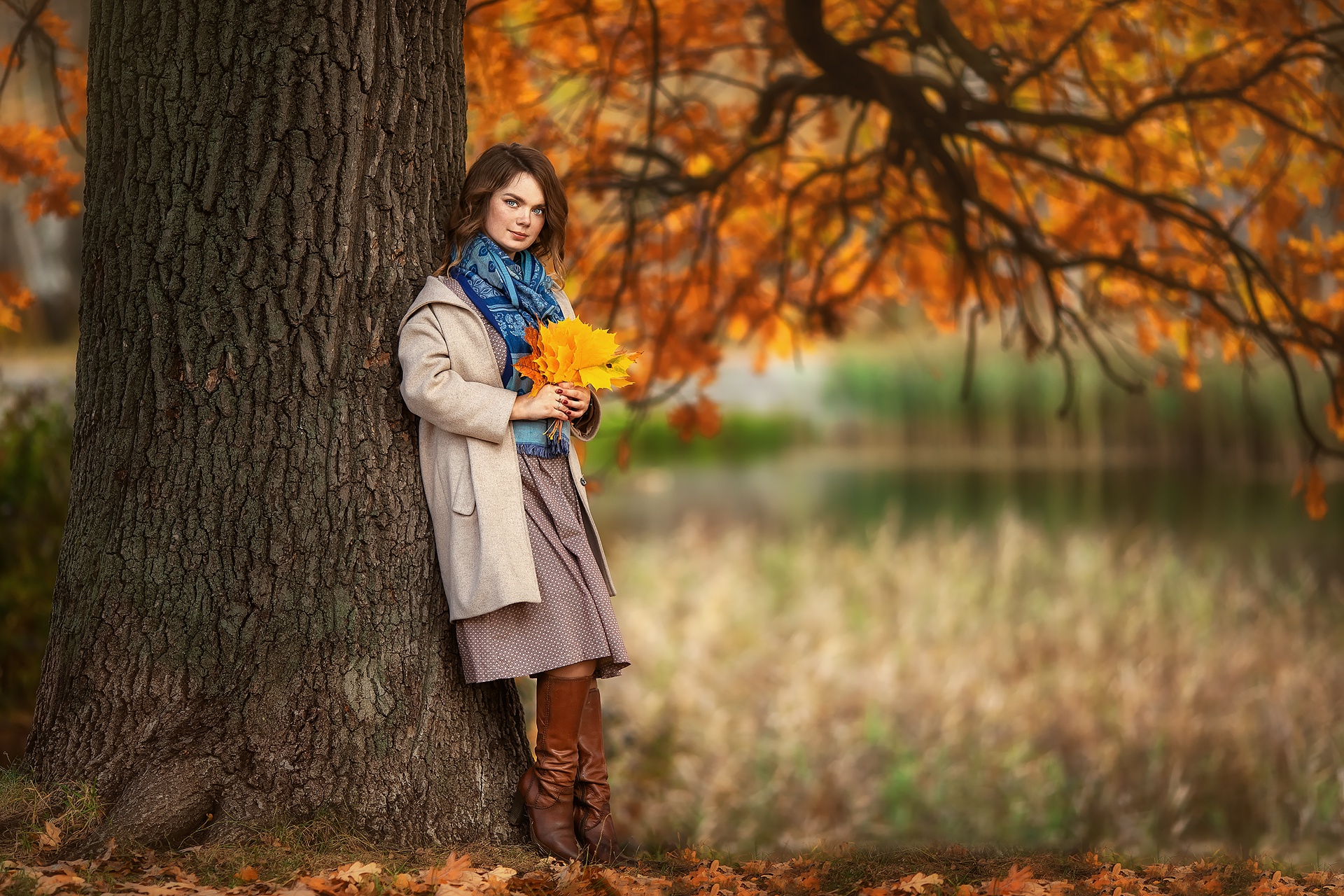 Download Depth Of Field Brunette Fall Woman Model HD Wallpaper