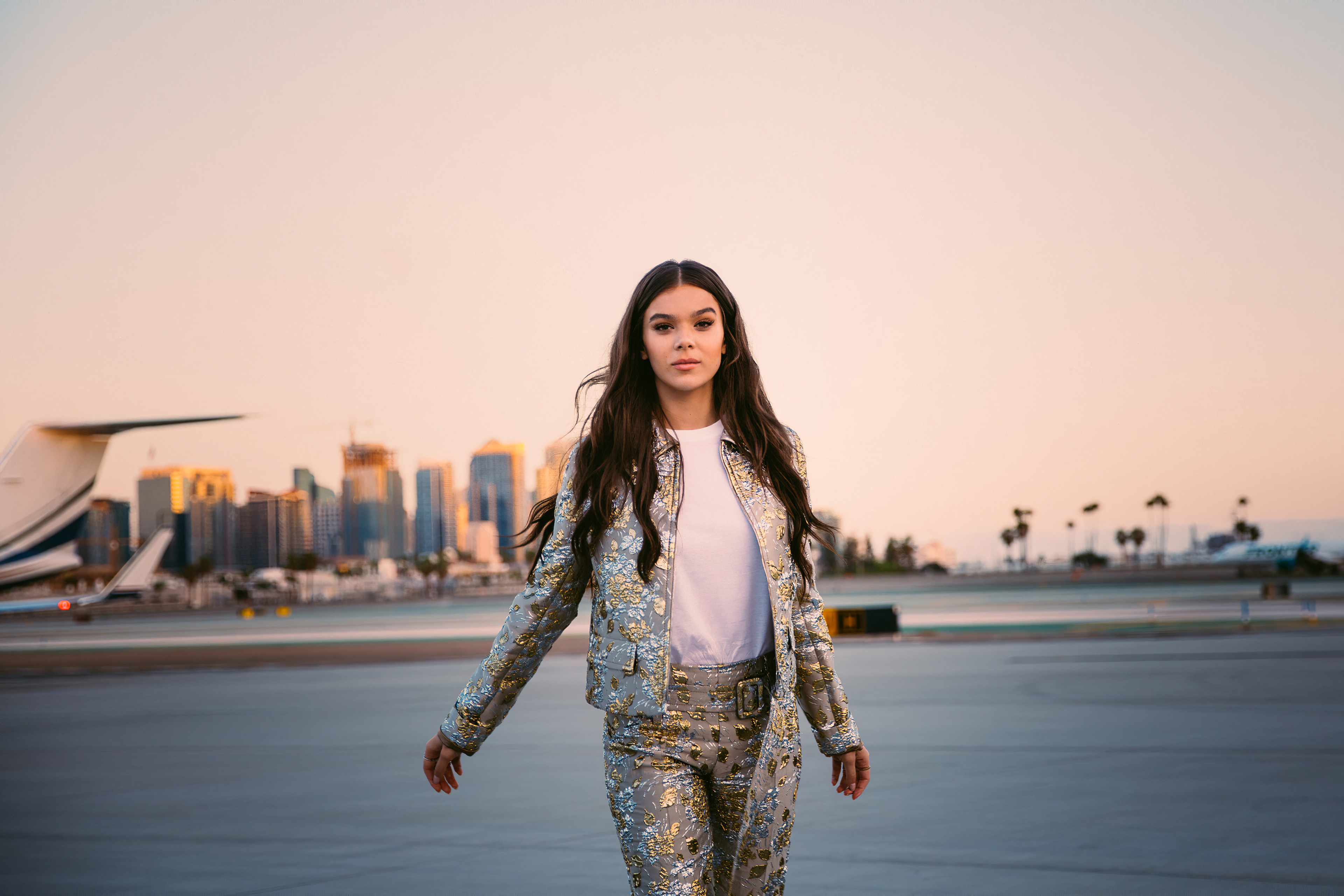 Hailee Steinfeld in 4K Ultra HD – Stunning American Singer & Actress ...