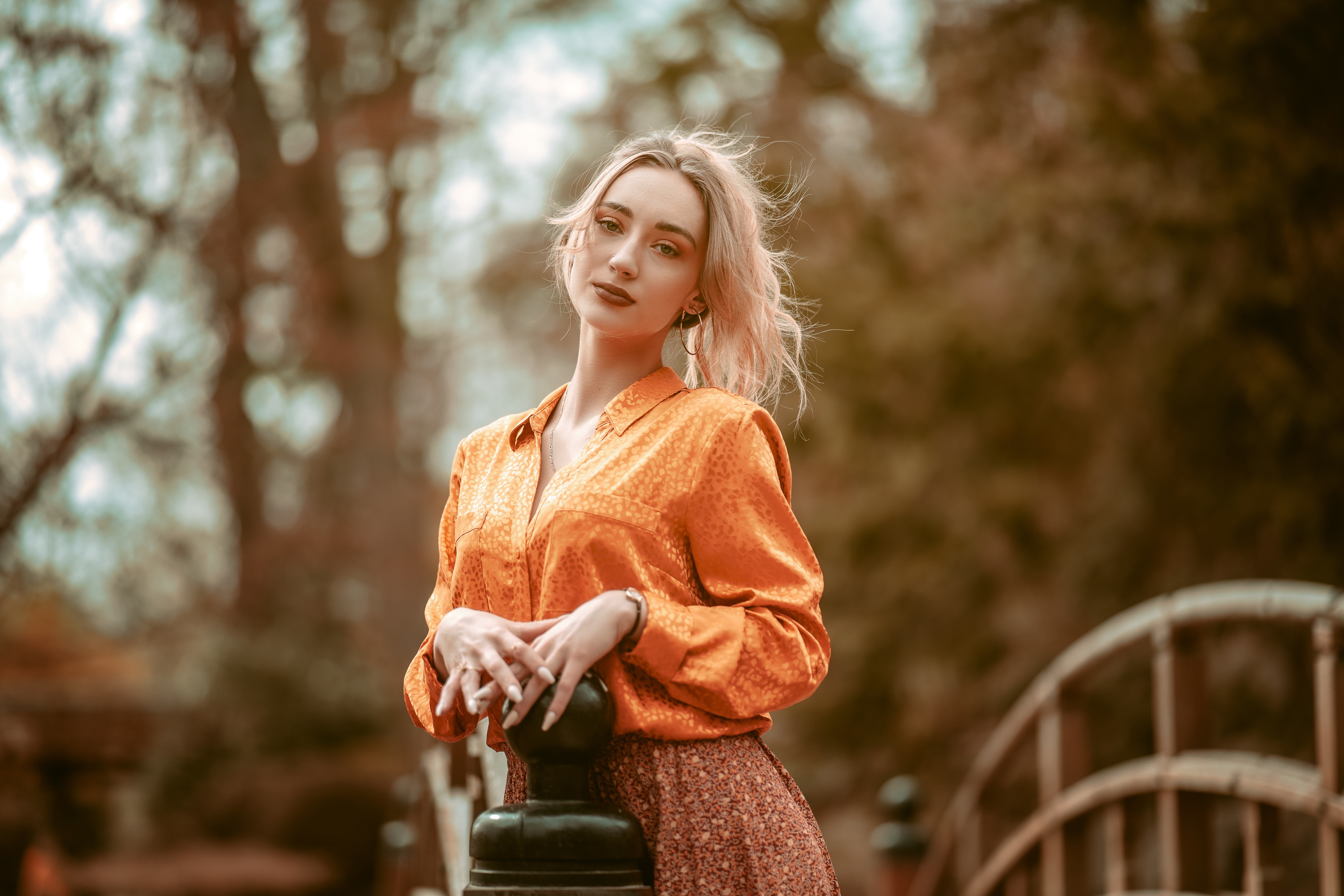 Download Depth Of Field Blonde Woman Model 4k Ultra HD Wallpaper