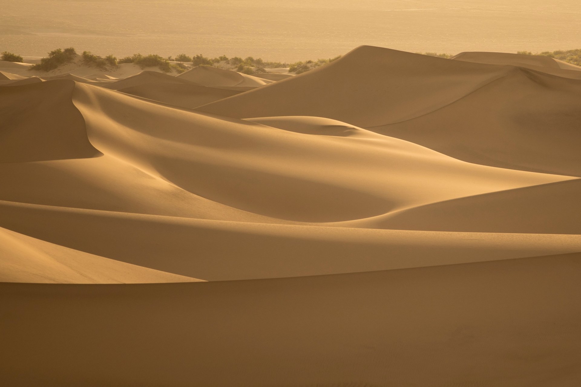 Sunlit Desert Dunes — 4K Ultra HD Sandscape Wallpaper | 4127x2752 ...