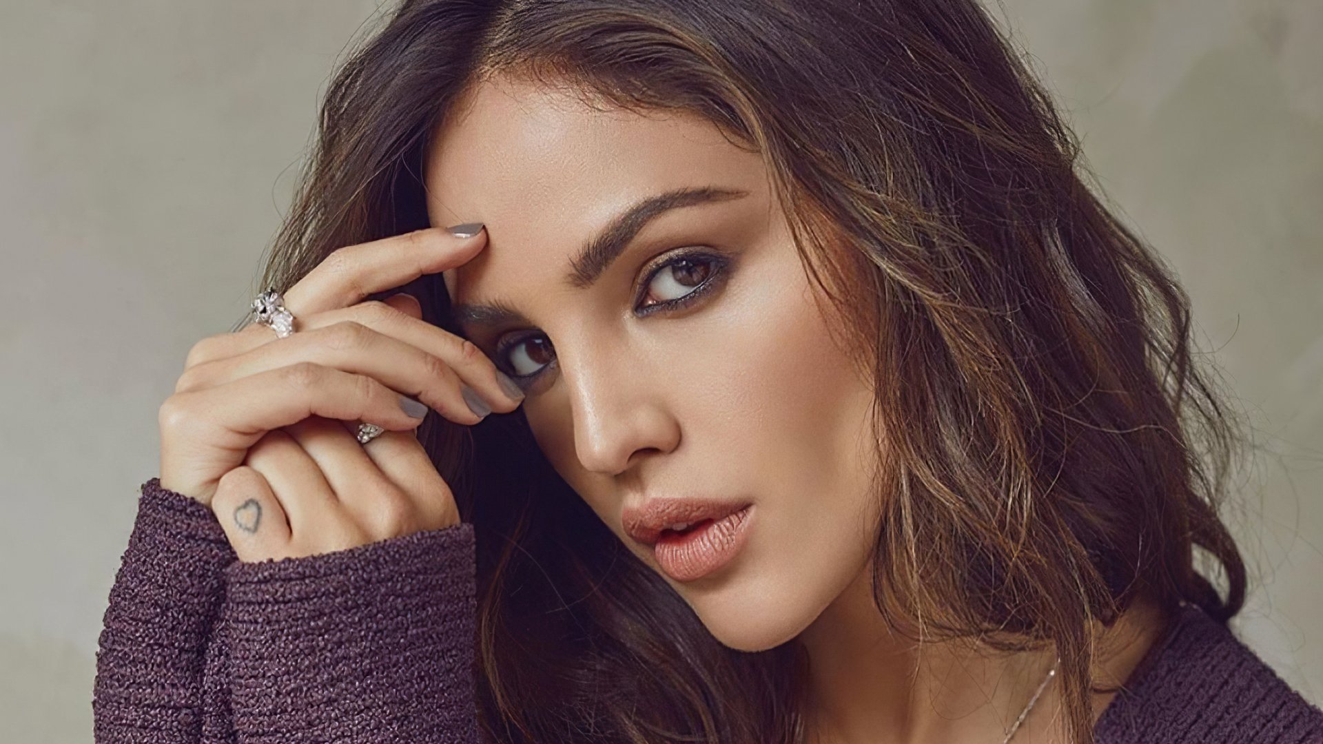 Download Brunette Brown Eyes Face Mexican Actress Celebrity Eiza ...