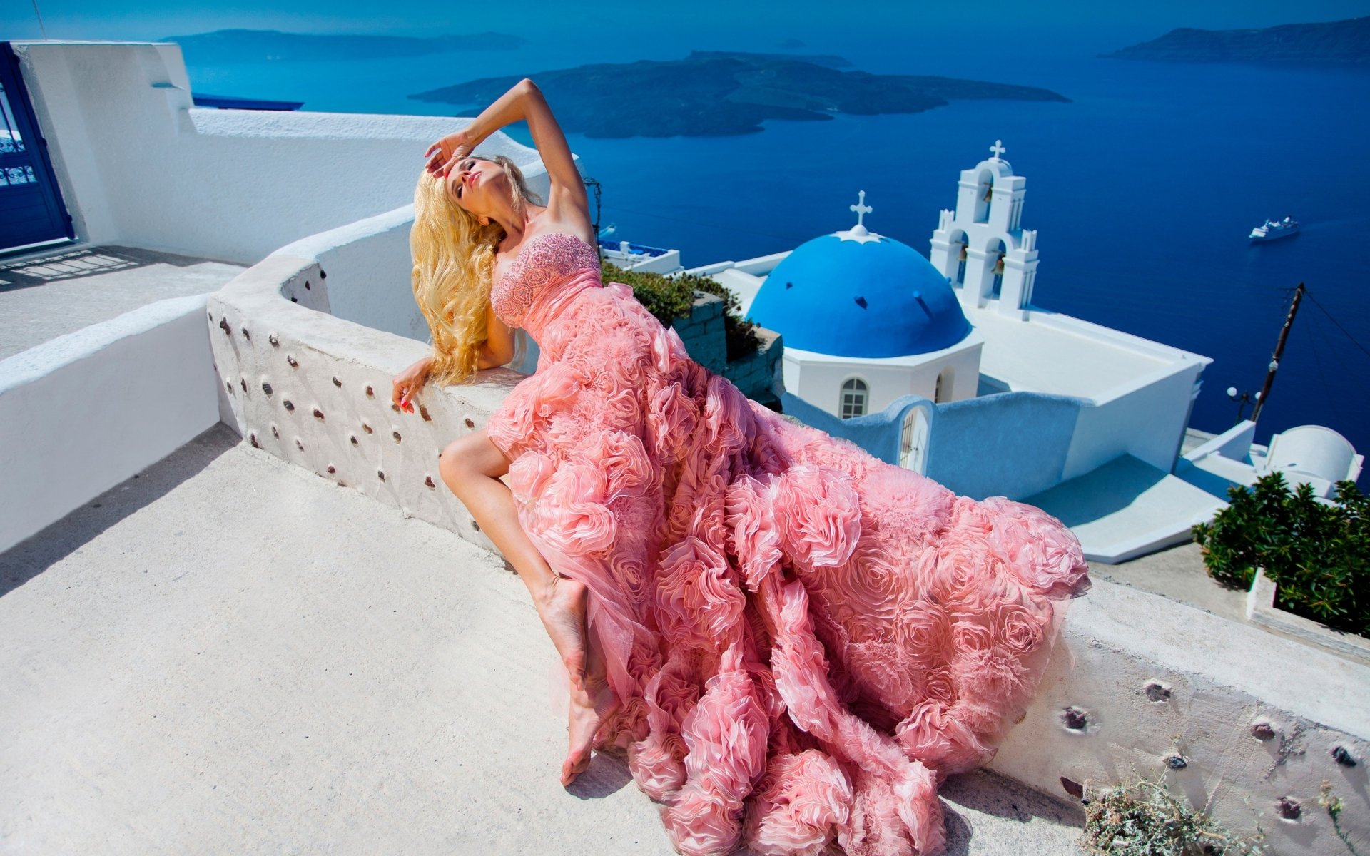 Download Mood Style Dress Greece Santorini Model Woman Blonde HD Wallpaper
