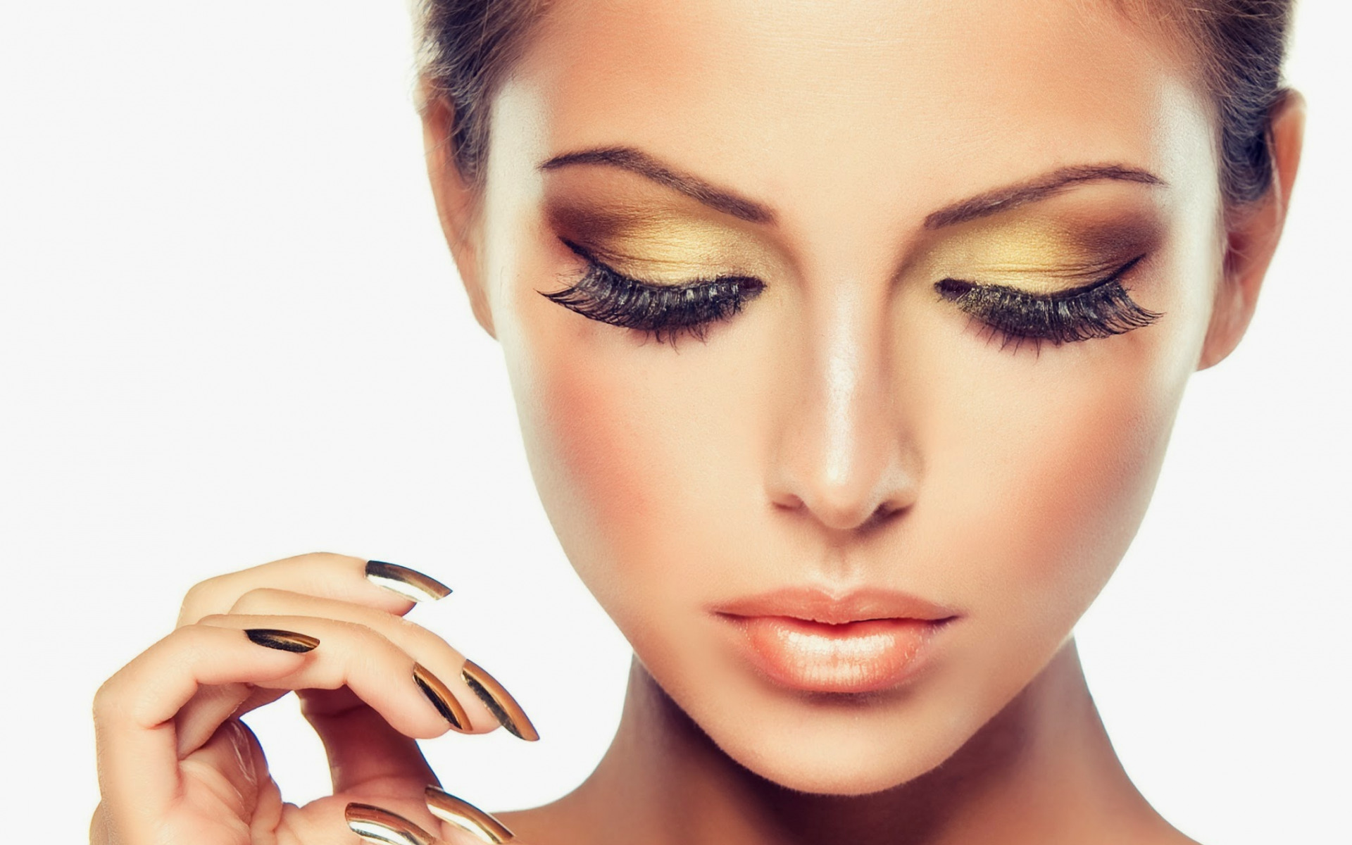 Radiant Woman: HD Makeup Portrait Elegance