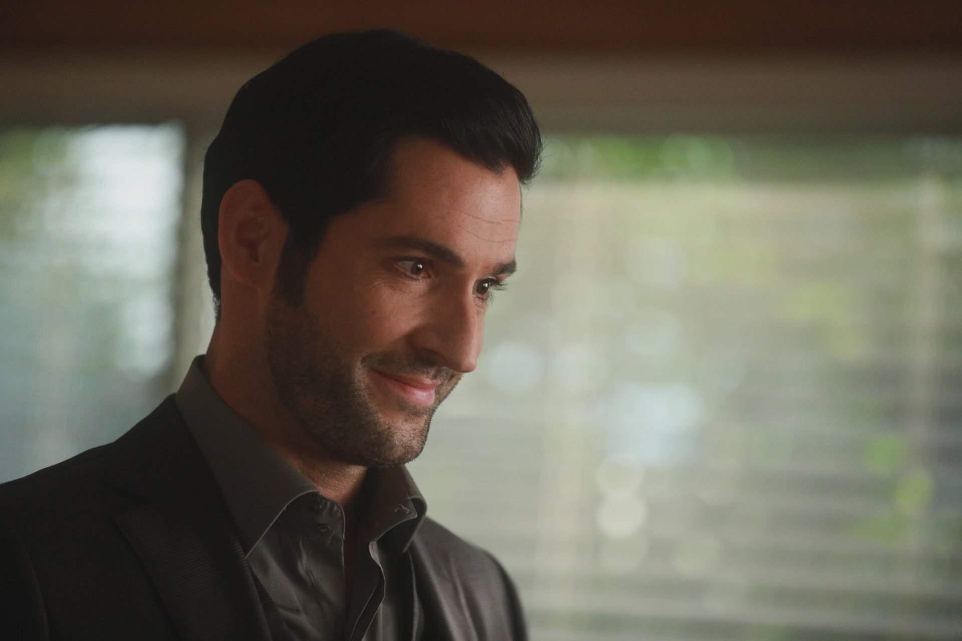 Download Tom Ellis Lucifer Morningstar TV Show Lucifer HD Wallpaper