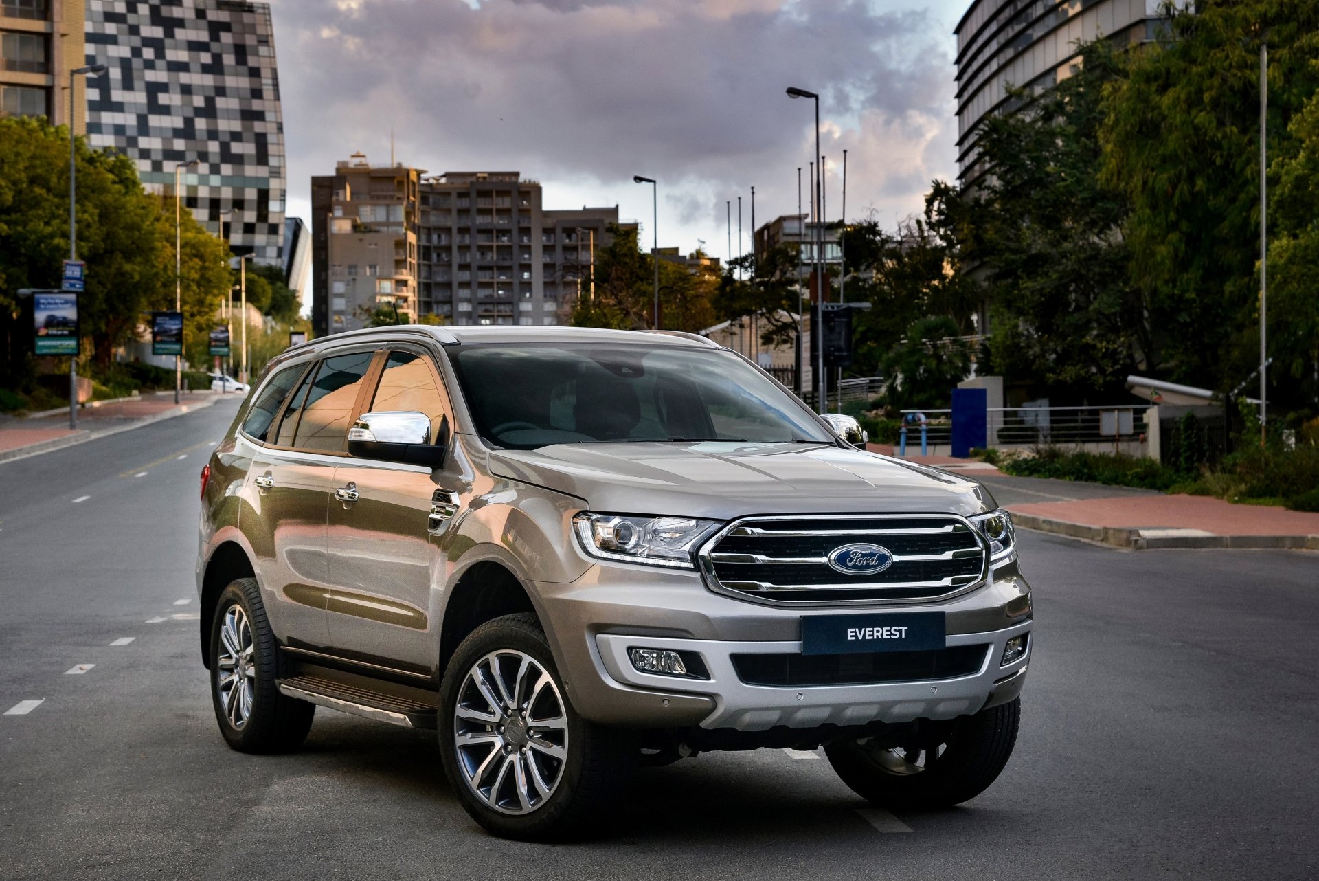 Download Silver Car SUV Car Ford Vehicle Ford Everest 4k Ultra HD Wallpaper