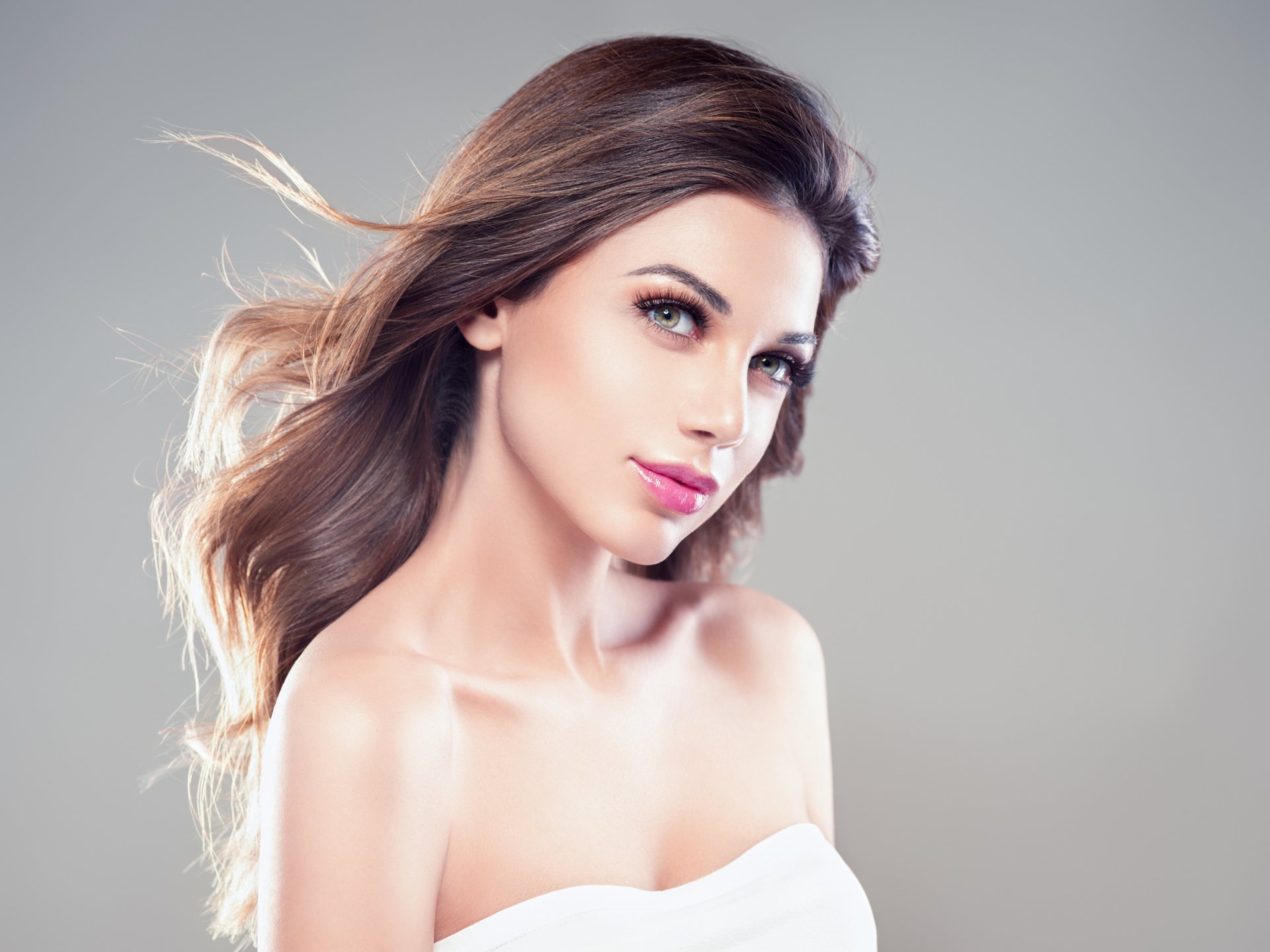 Download Woman Model HD Wallpaper