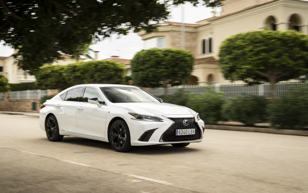 Download Vehicle Lexus ES 300H 4k Ultra HD Wallpaper