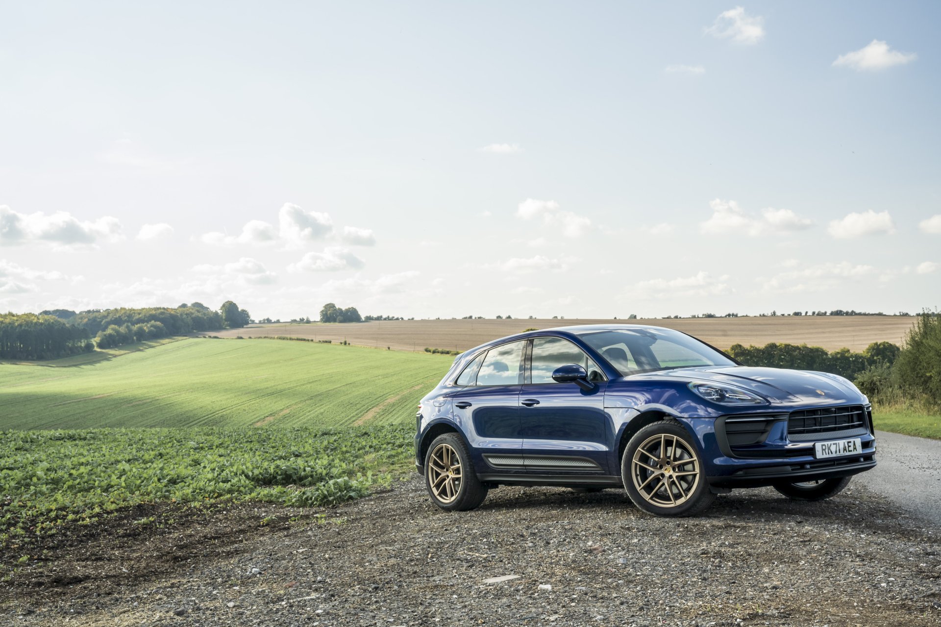 Download SUV Vehicle Porsche Macan 4k Ultra HD Wallpaper
