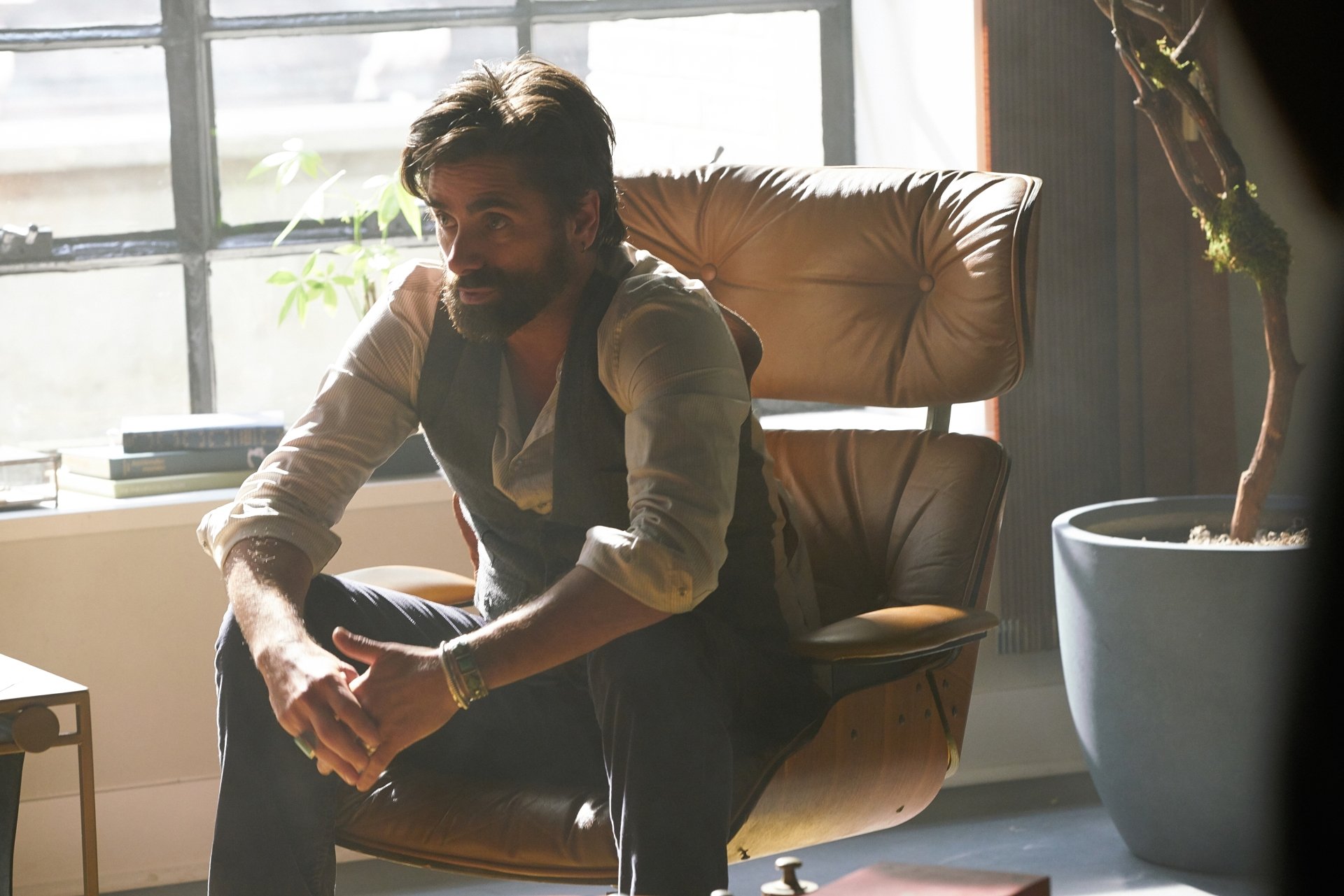 Download TV Show YOU 4k Ultra HD Wallpaper