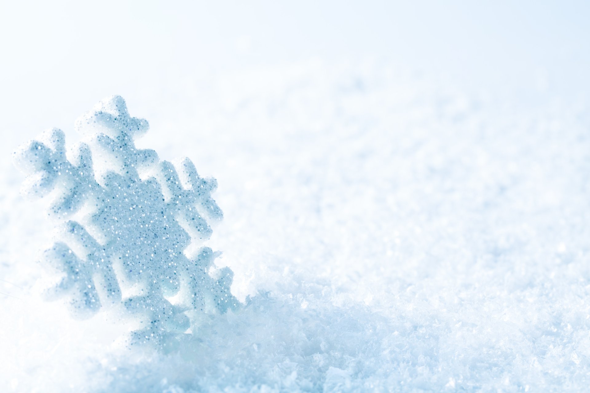 Download Artistic Snowflake 4k Ultra HD Wallpaper
