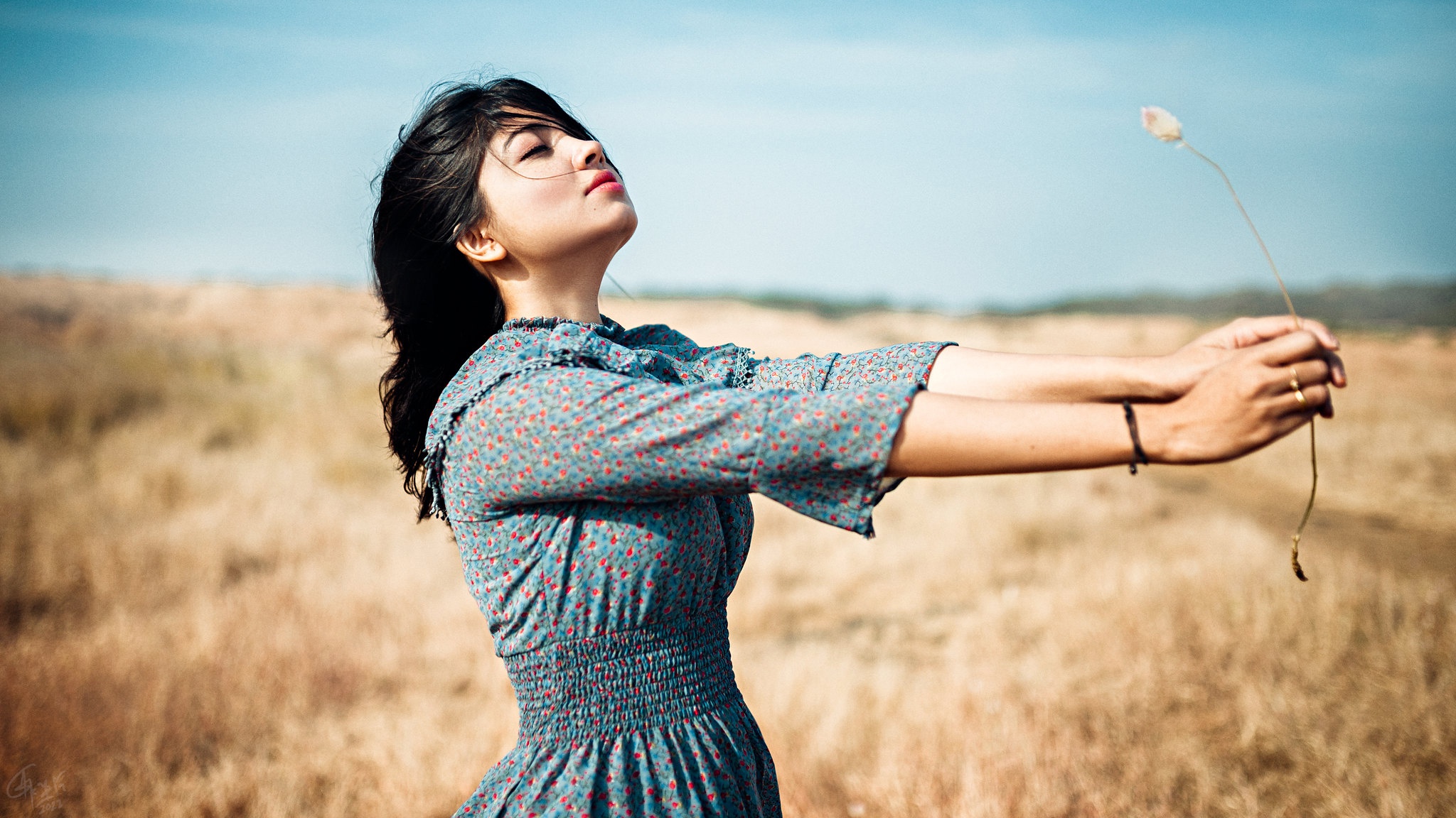 Download Depth Of Field Woman Mood HD Wallpaper