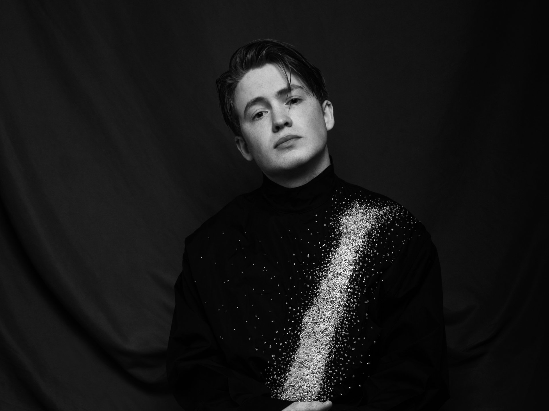 Download Celebrity Kit Connor HD Wallpaper