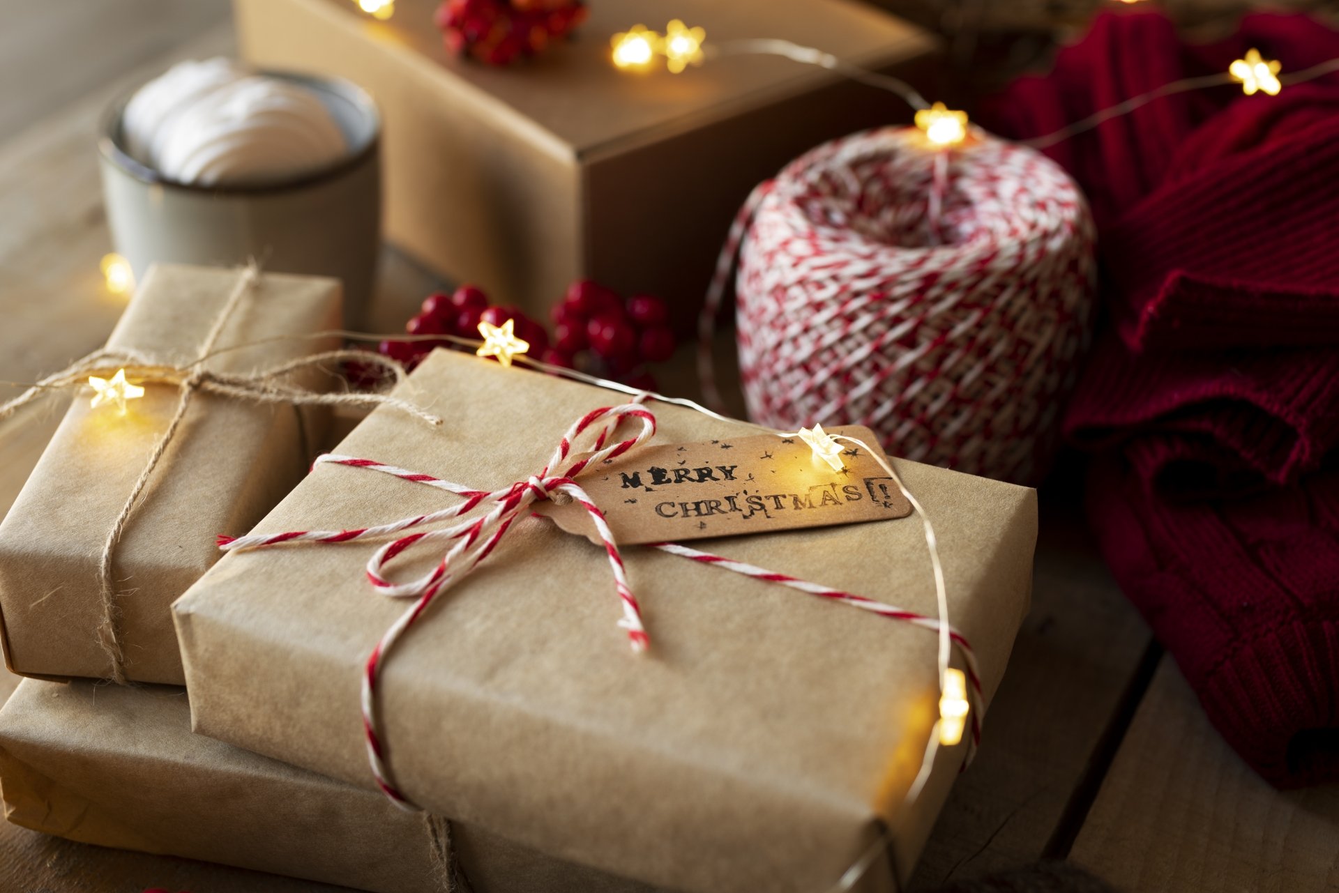 4K Ultra HD Cozy Christmas Gift Wrapping Holiday Wallpaper