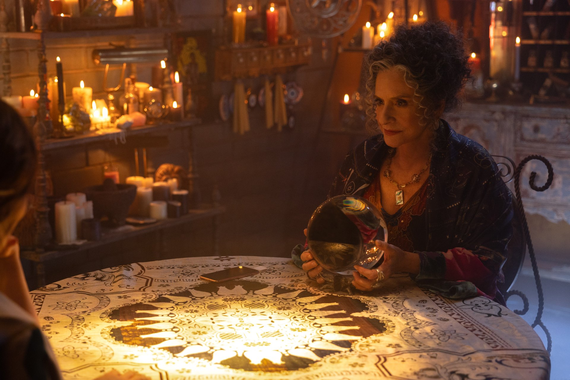 Agatha All Along: 4K Ultra HD Wallpaper Featuring Kathryn Hahn