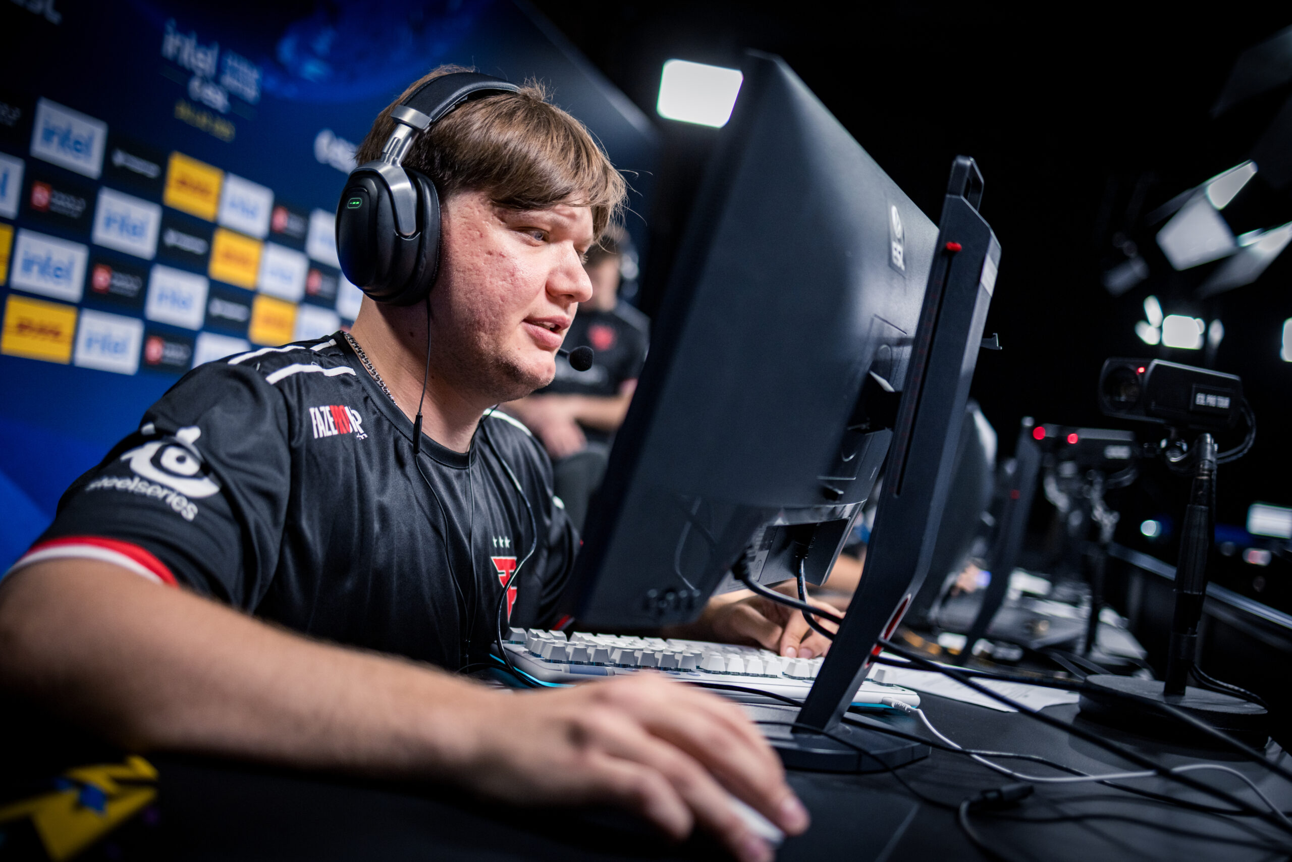 s1mple’s Faze Clan Domination | Ultimate Esports HD Wallpaper