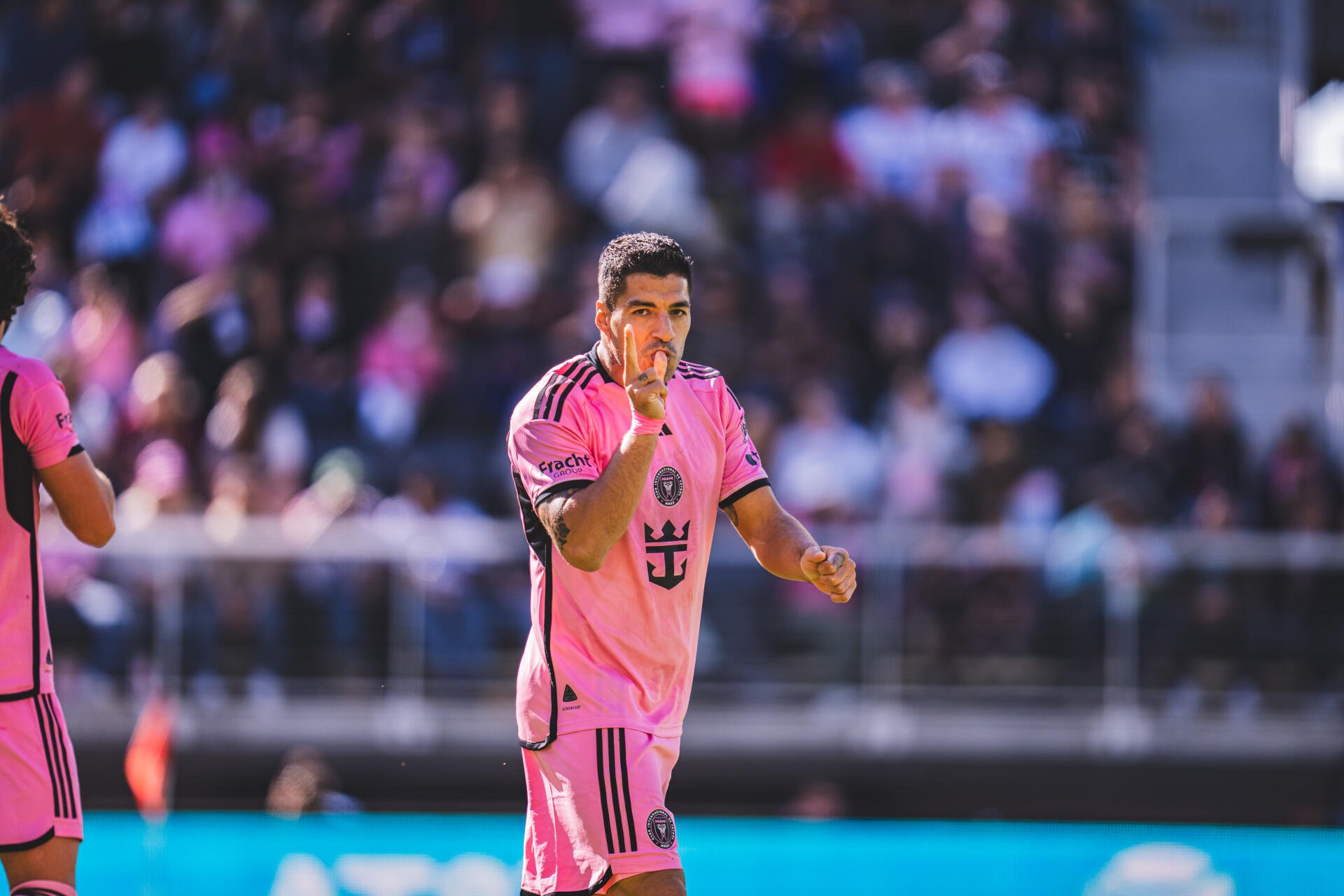 Luis Suárez in Action: 8K Ultra HD Wallpaper of Inter Miami CF