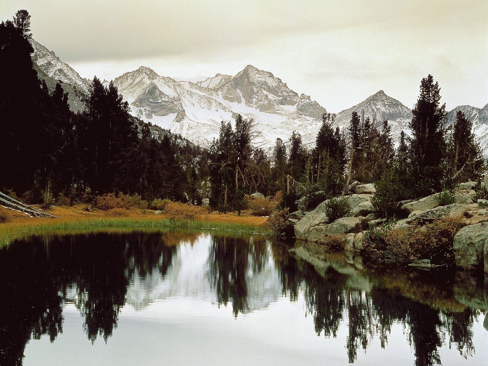 Download Nature Mountain Wallpaper