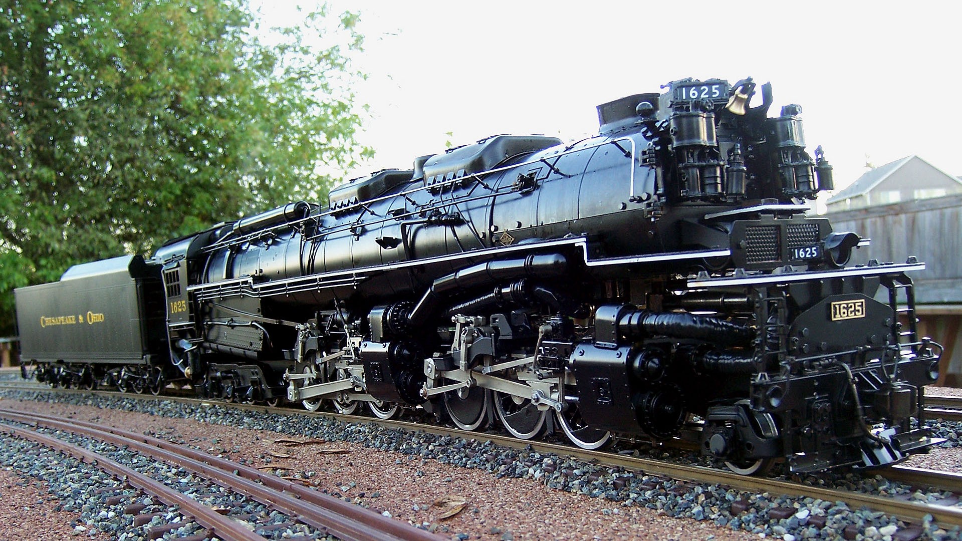 Classic Train: HD Wallpaper for Vehicle Enthusiasts