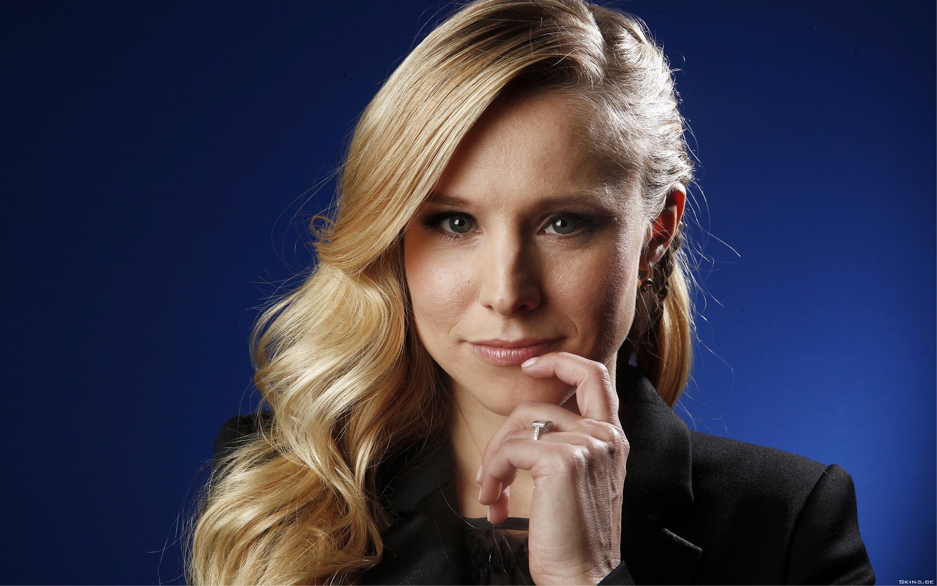 Kristen Bell HD Celebrity Portrait Wallpaper