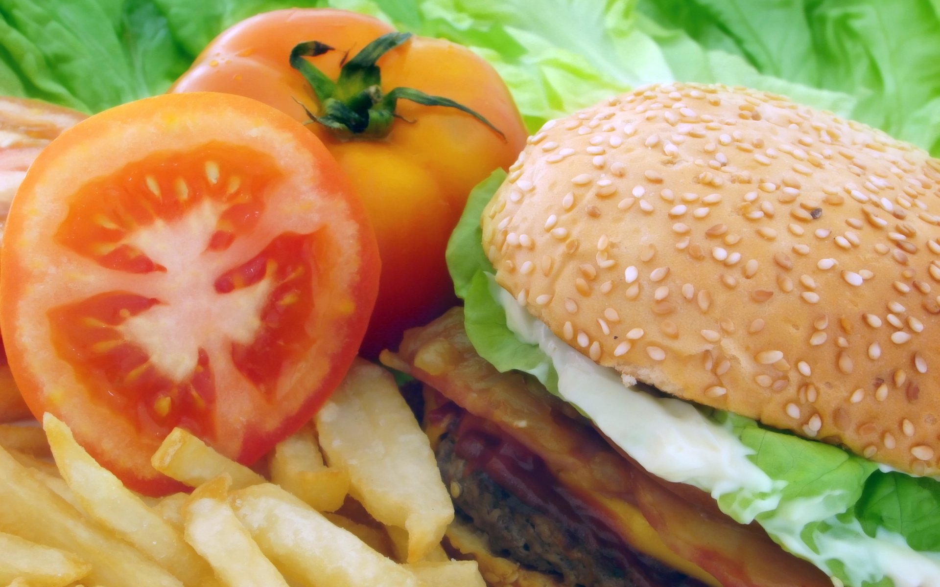 2K Quad HD Sandwich Feast Wallpaper — Juicy Burger & Fries | 2560x1600 ...