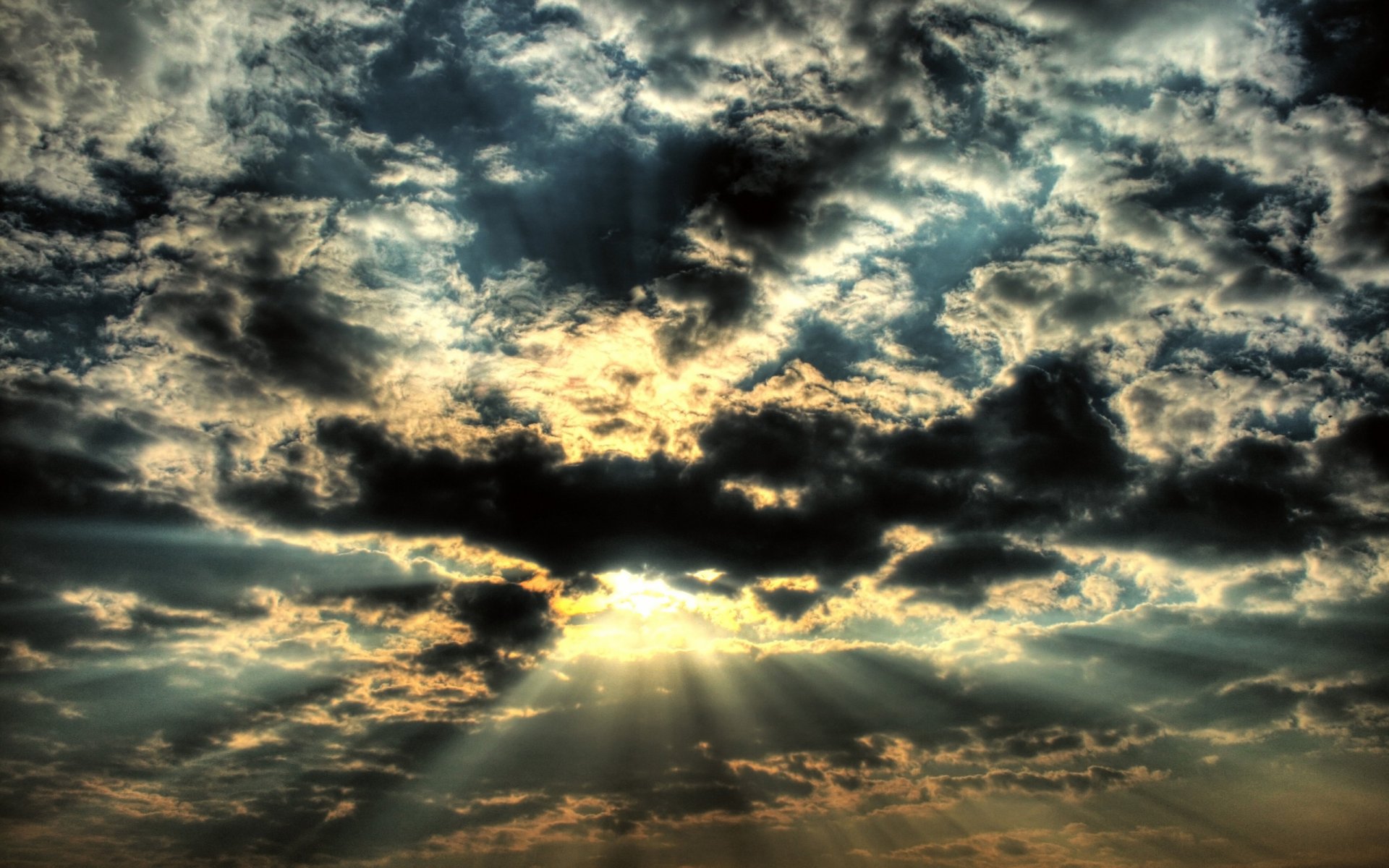Nature's Splendor: Cloudscape HD Wallpaper