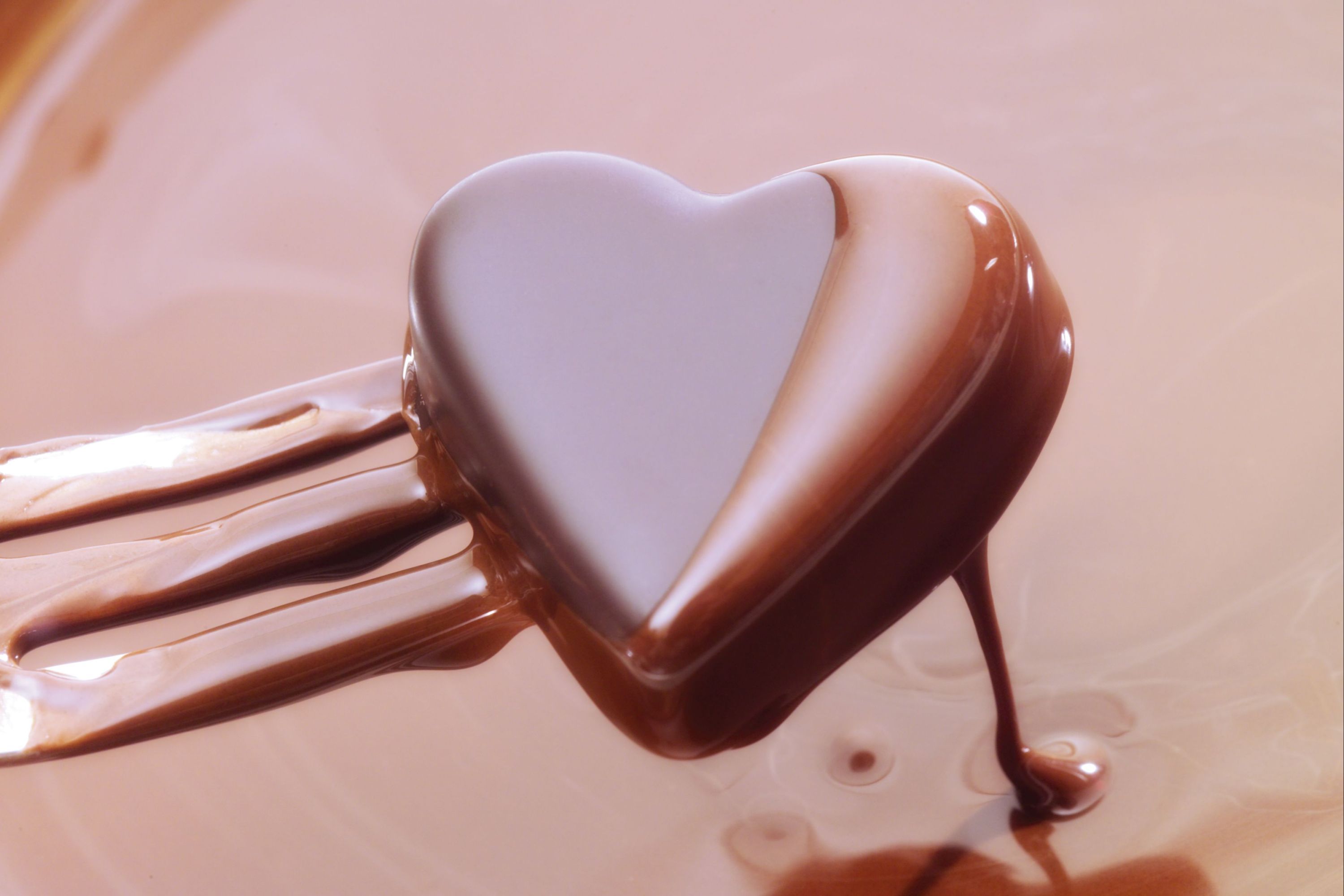 Delicious Chocolate Heart - HD Wallpaper