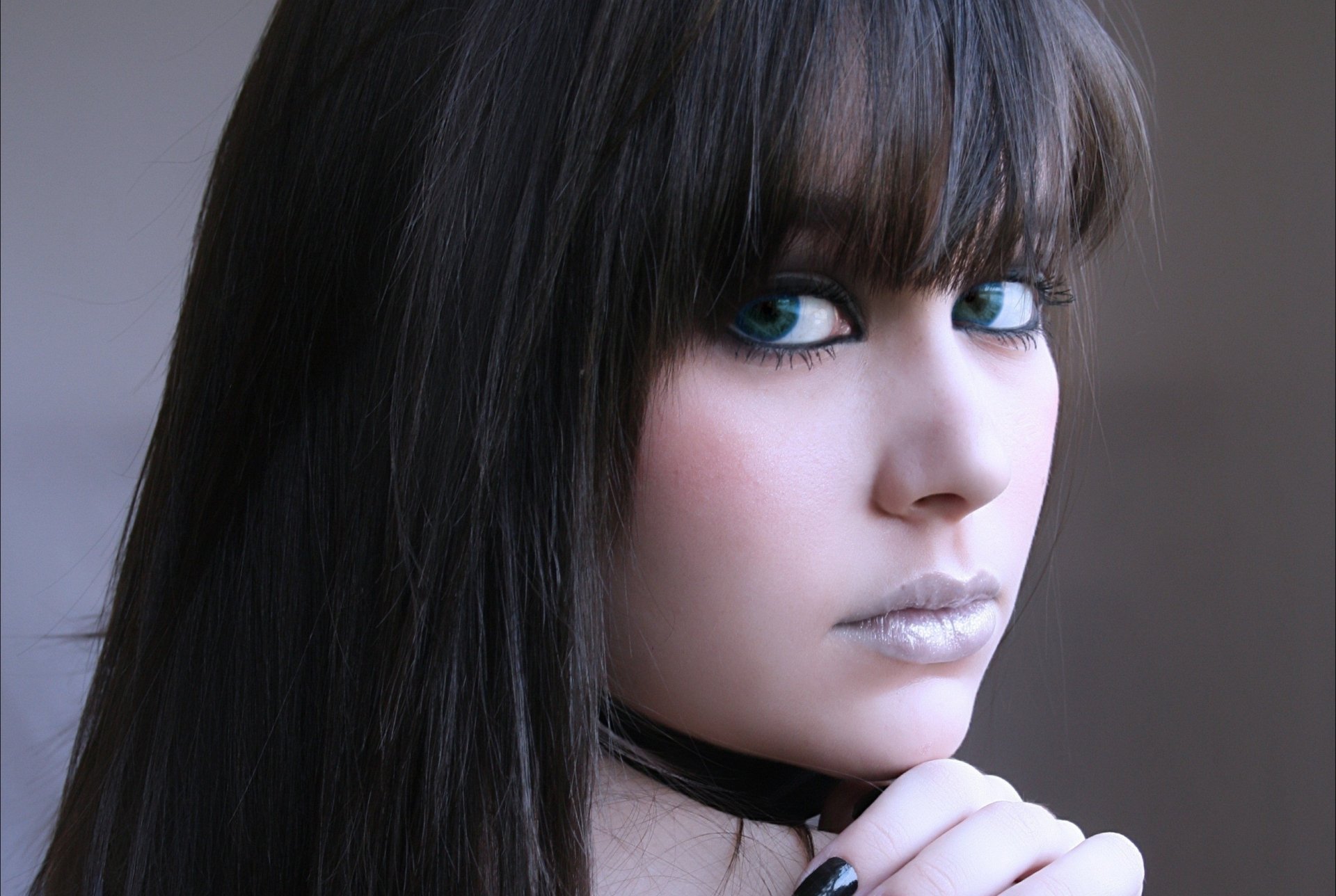 Enchanting Gaze: HD Woman’s Eye Portrait Wallpaper