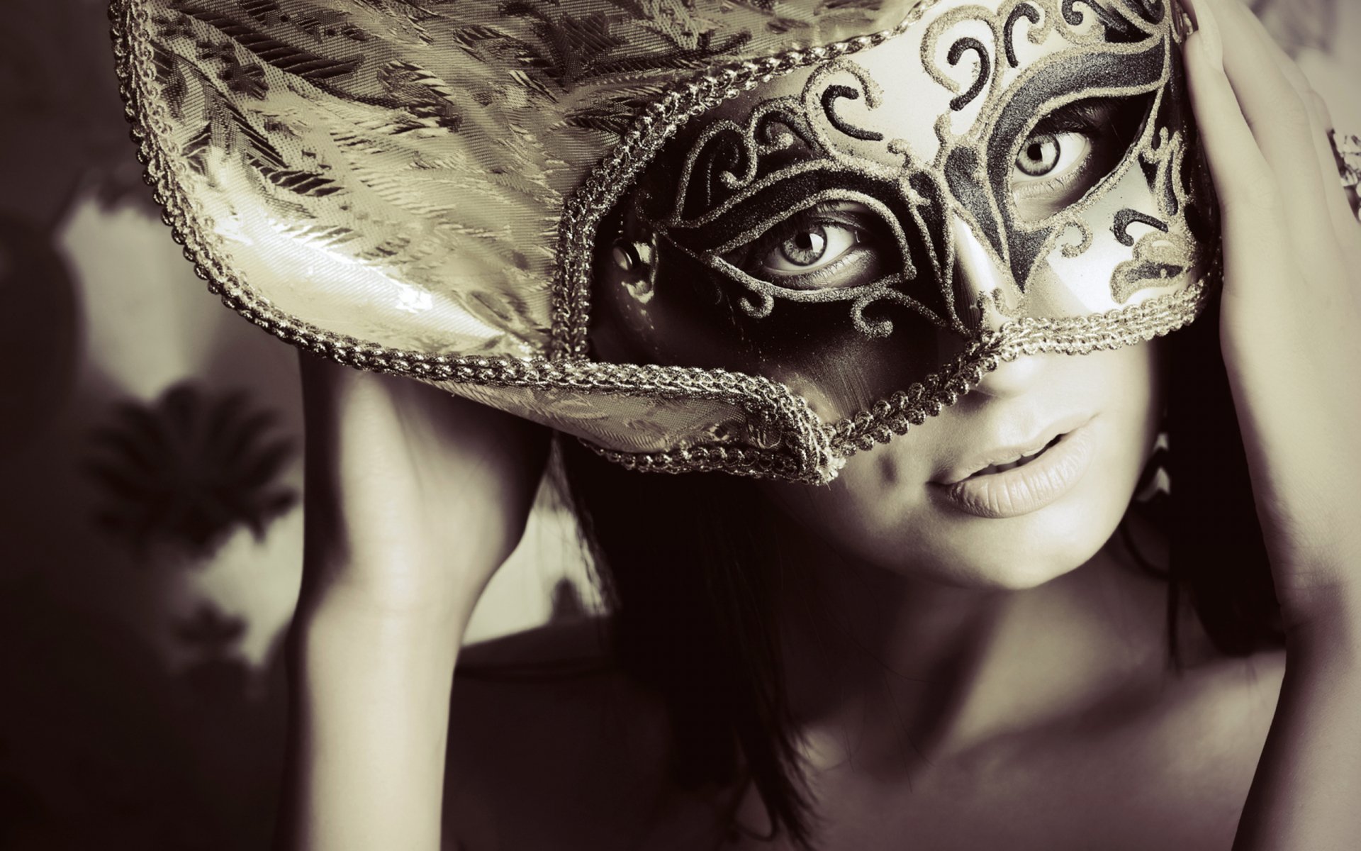 Mystique Unveiled: HD Photography of Elegant Venetian Mask