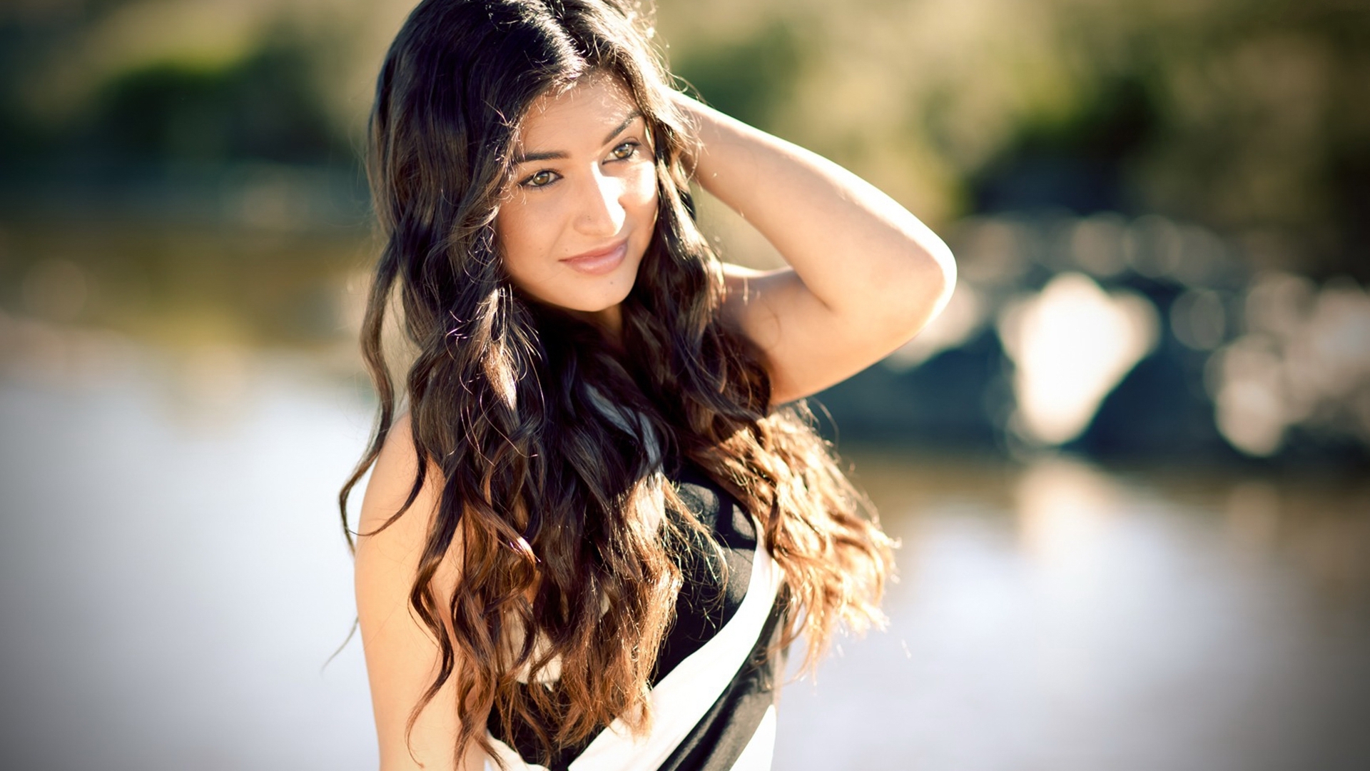 Sunkissed Model HD Wallpaper