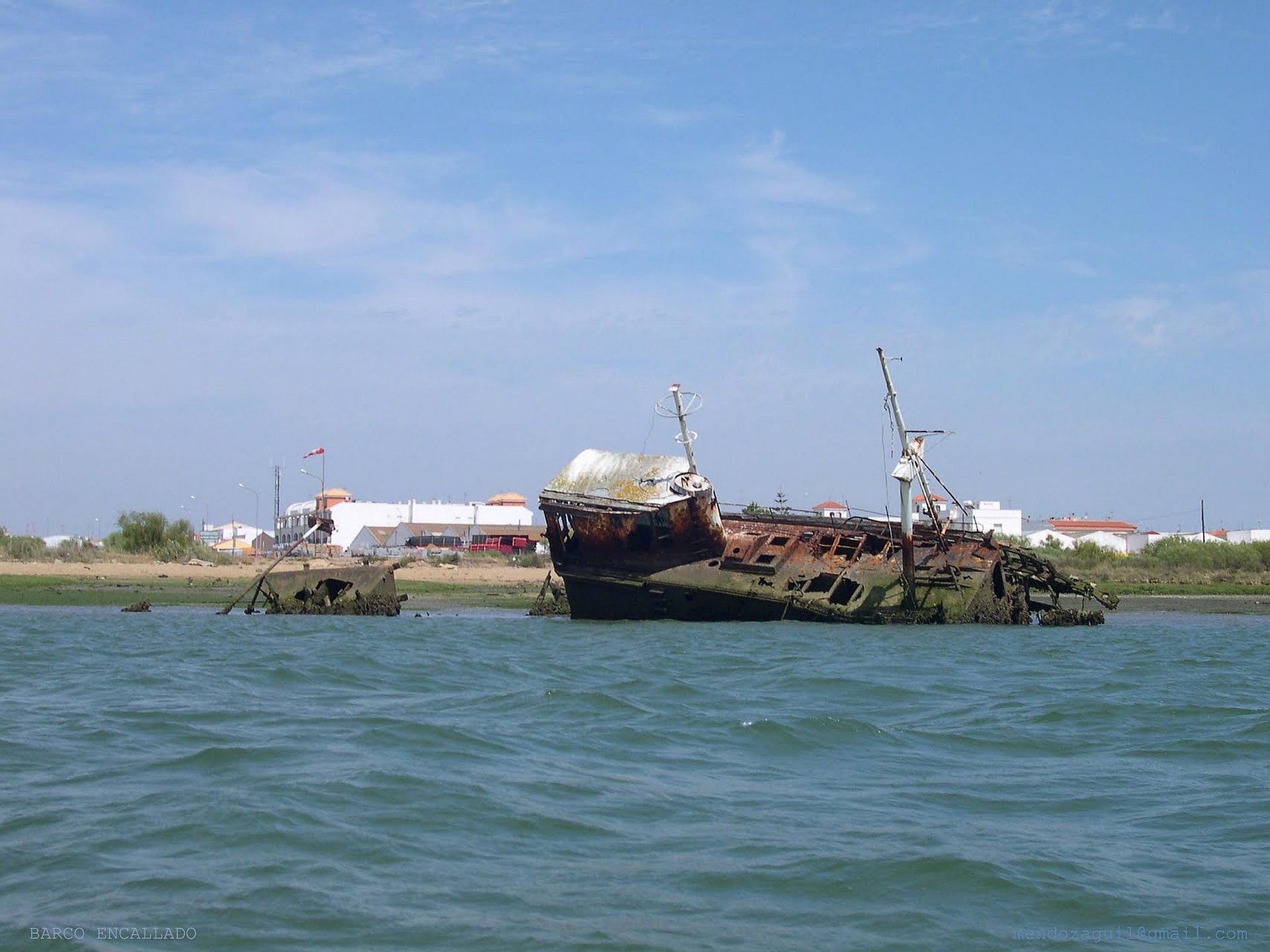 Download Vehicle Wreck HD Wallpaper