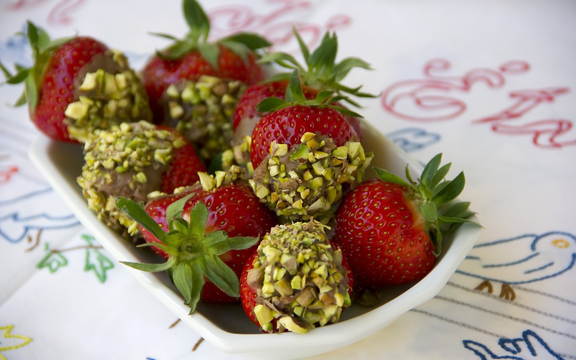 HD Delight: Fresh Strawberries with Crunchy Pistachio Coating ...