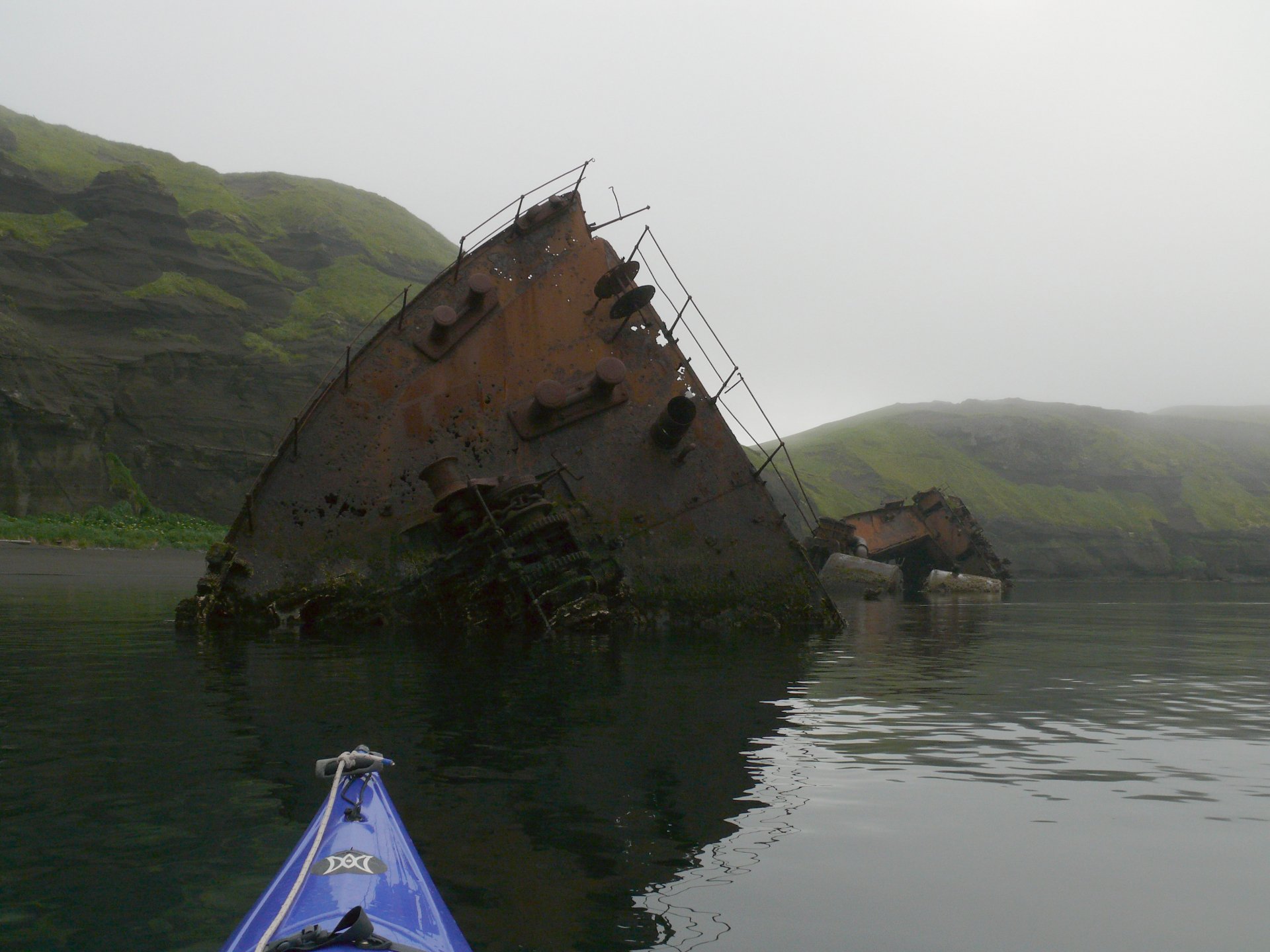 Download Vehicle Wreck HD Wallpaper