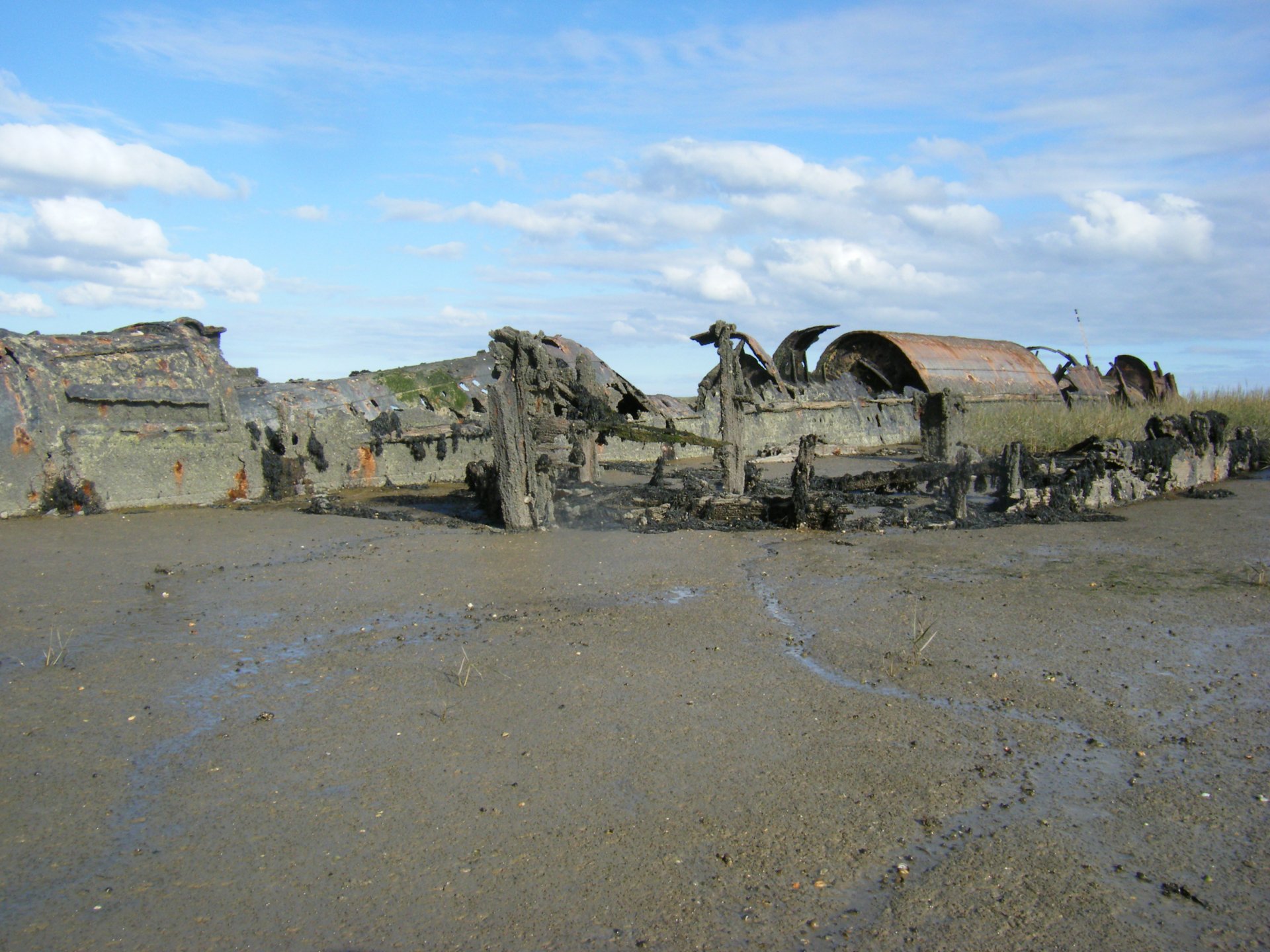 Download Vehicle Wreck HD Wallpaper