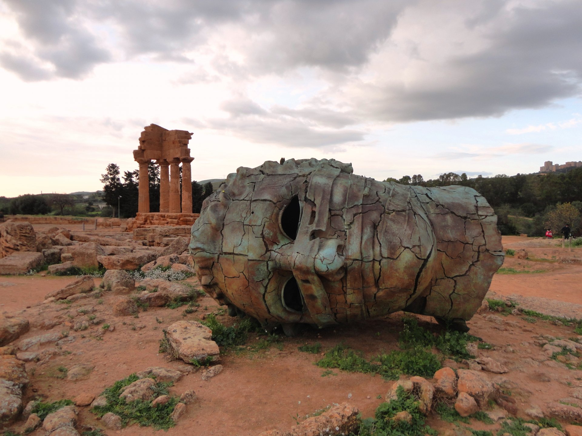 Download Man Made Sculpture 4k Ultra HD Wallpaper