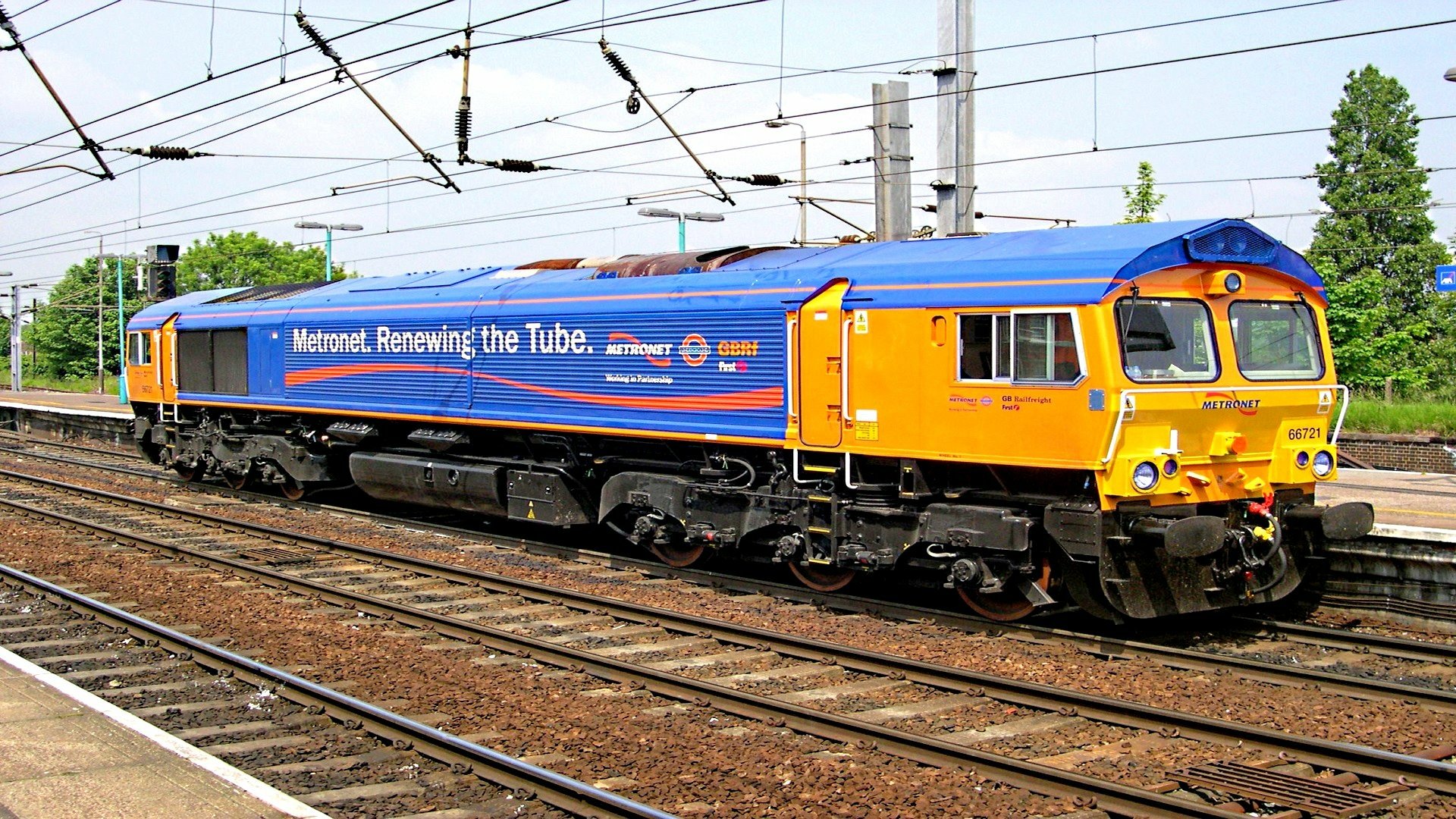 Tubular Rail Train Wallpaper