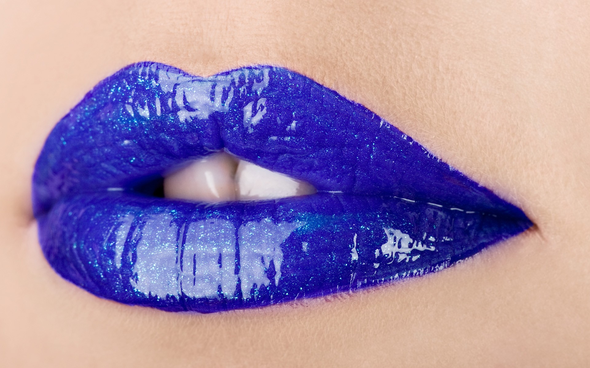 Blue Metallic Lips