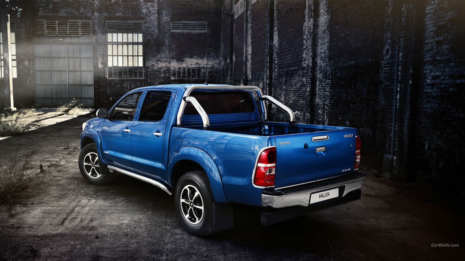 Download Vehicle Toyota Hilux HD Wallpaper