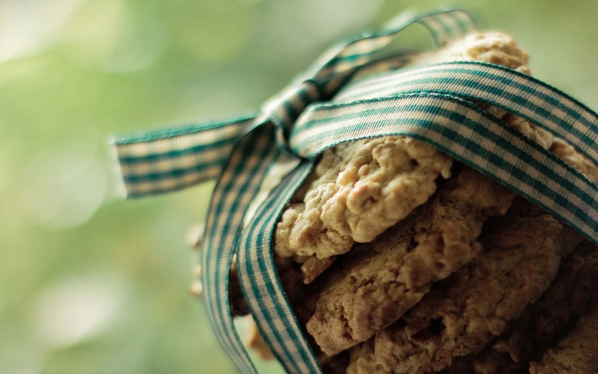 Delicious HD Cookie Delight Wrapped in Rustic Charm | 1920x1200 ...