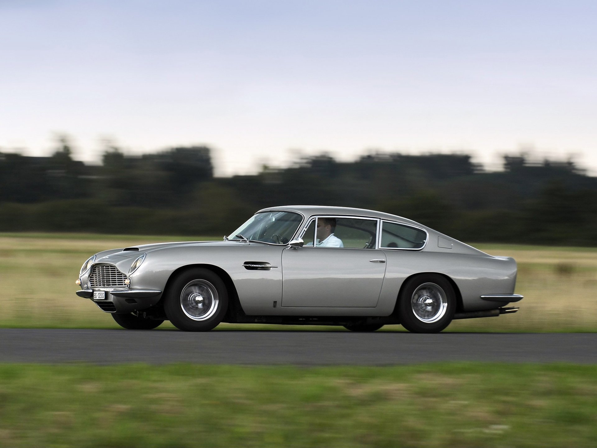 Download Aston Martin Vehicle Aston Martin DB6 HD Wallpaper