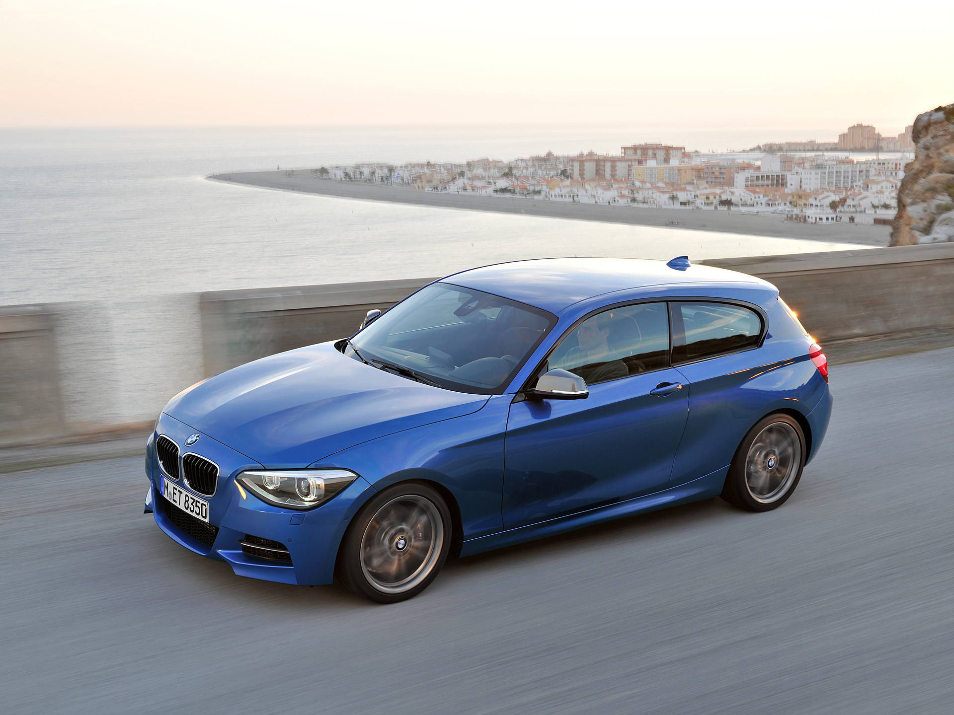 Download BMW Vehicle 2013 BMW 1 Series HD Wallpaper