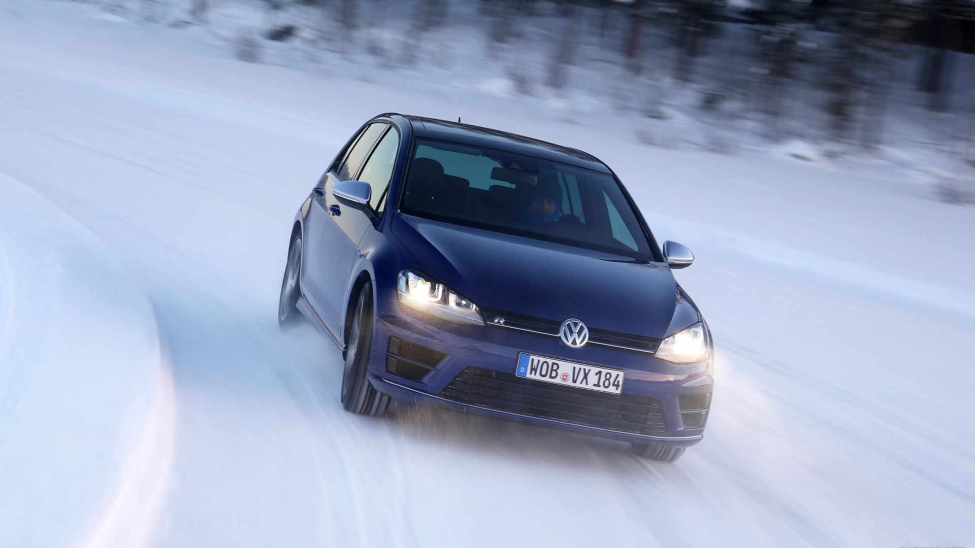 Download Vehicle Volkswagen Golf R 4k Ultra HD Wallpaper
