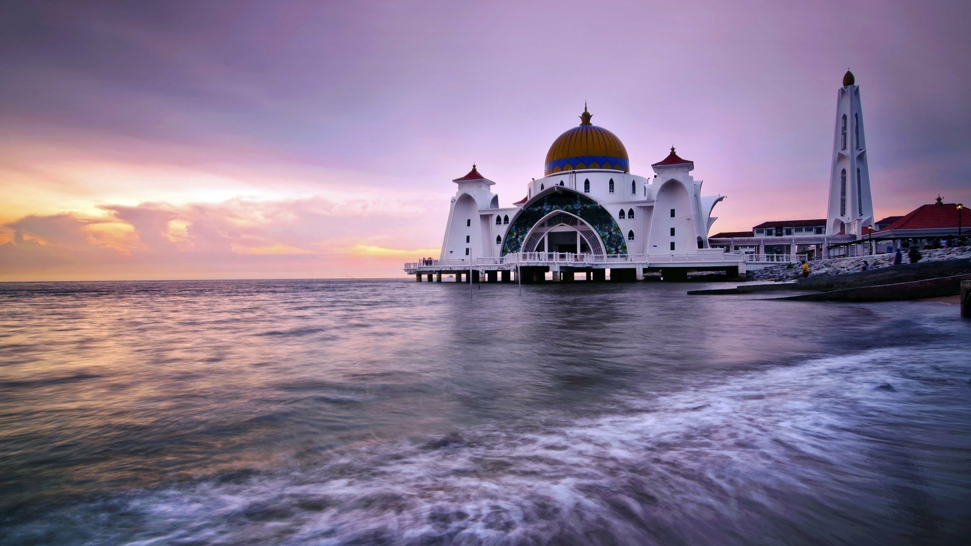 Malacca Straits Mosque: HD Wallpaper of a Serene Religious Haven