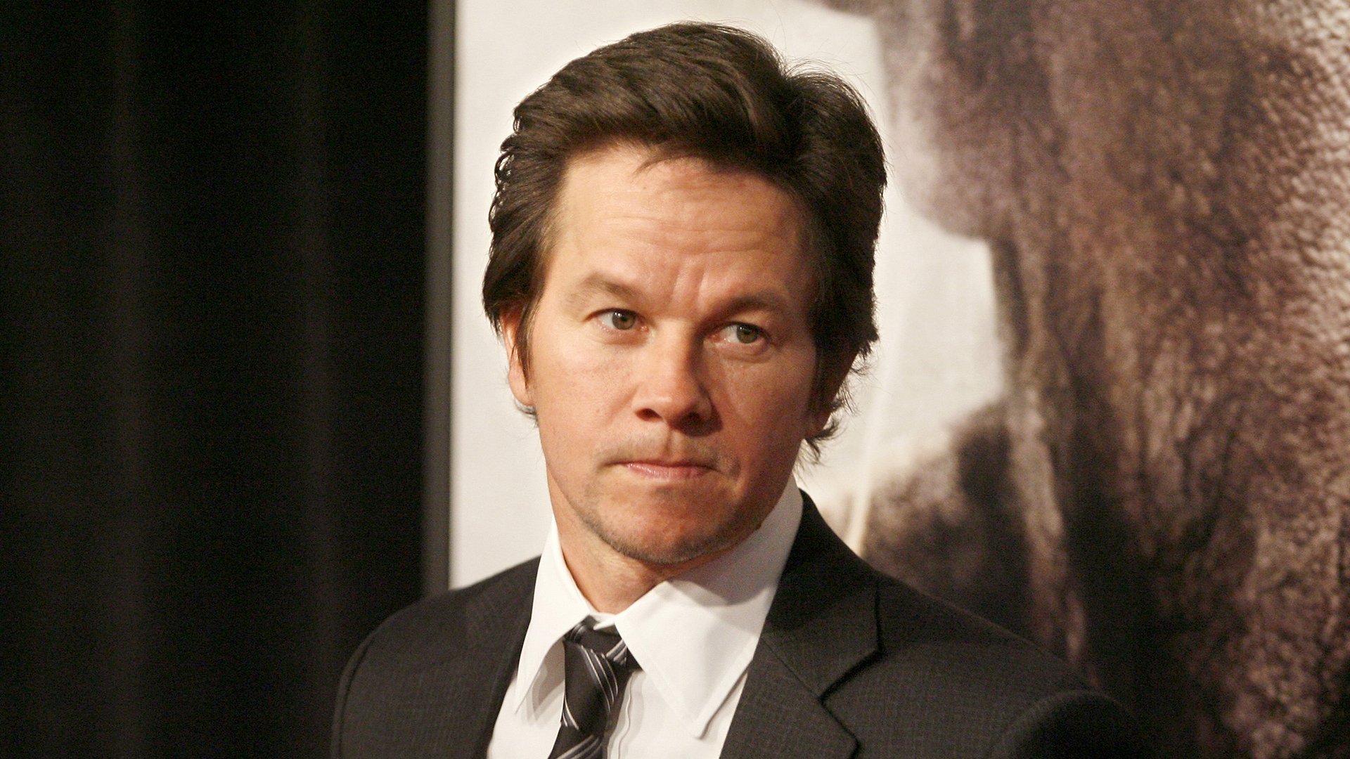 Download American Actor Celebrity Mark Wahlberg HD Wallpaper