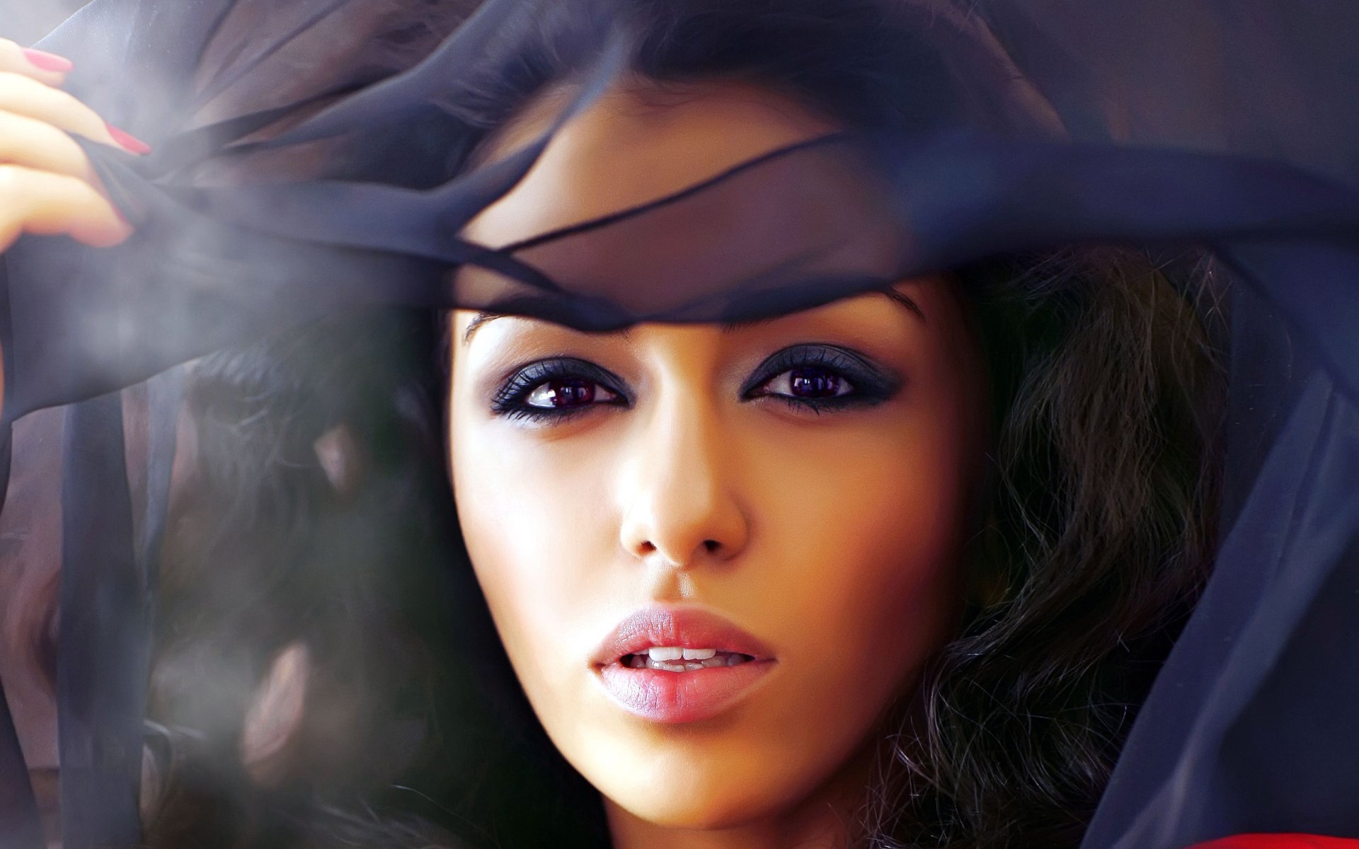 Stunning HD Portrait of a Woman’s Enigmatic Face | 3200x2000 ...
