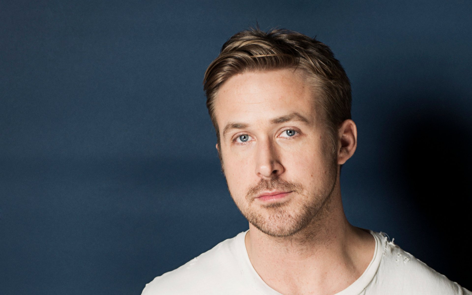 Download Canadian Actor Celebrity Ryan Gosling HD Wallpaper