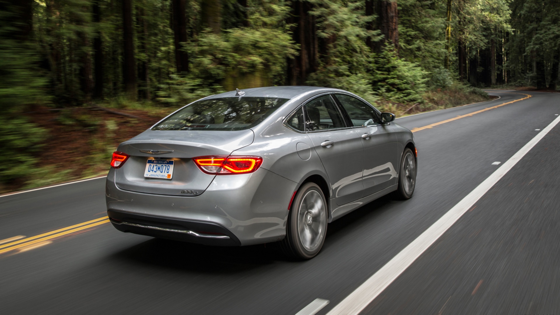Download Vehicle Chrysler 200 HD Wallpaper