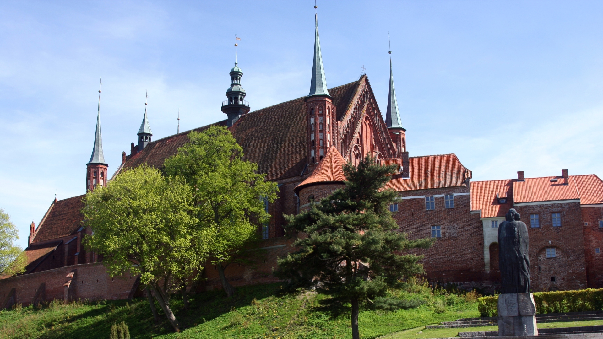 Frombork Cathedral HD Wallpaper